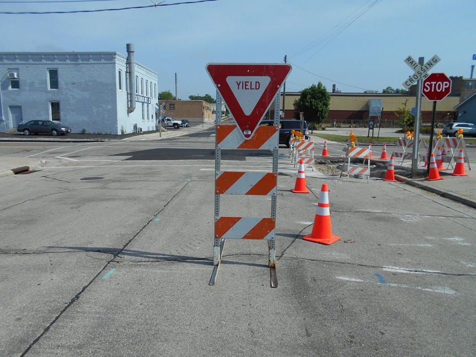 Manitowoc police probe theft of yield signs from construction zones