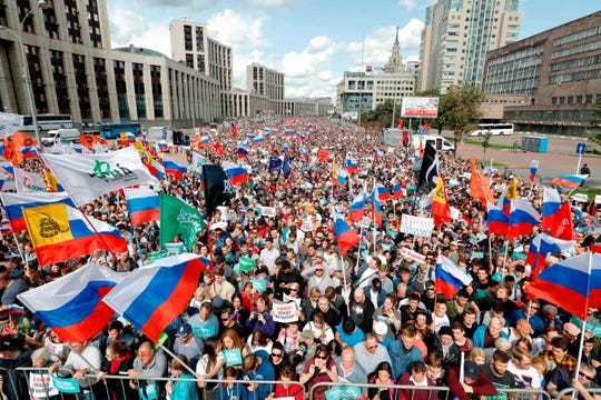 Russians Protest Barring Opposition Figures From City Council Ballot