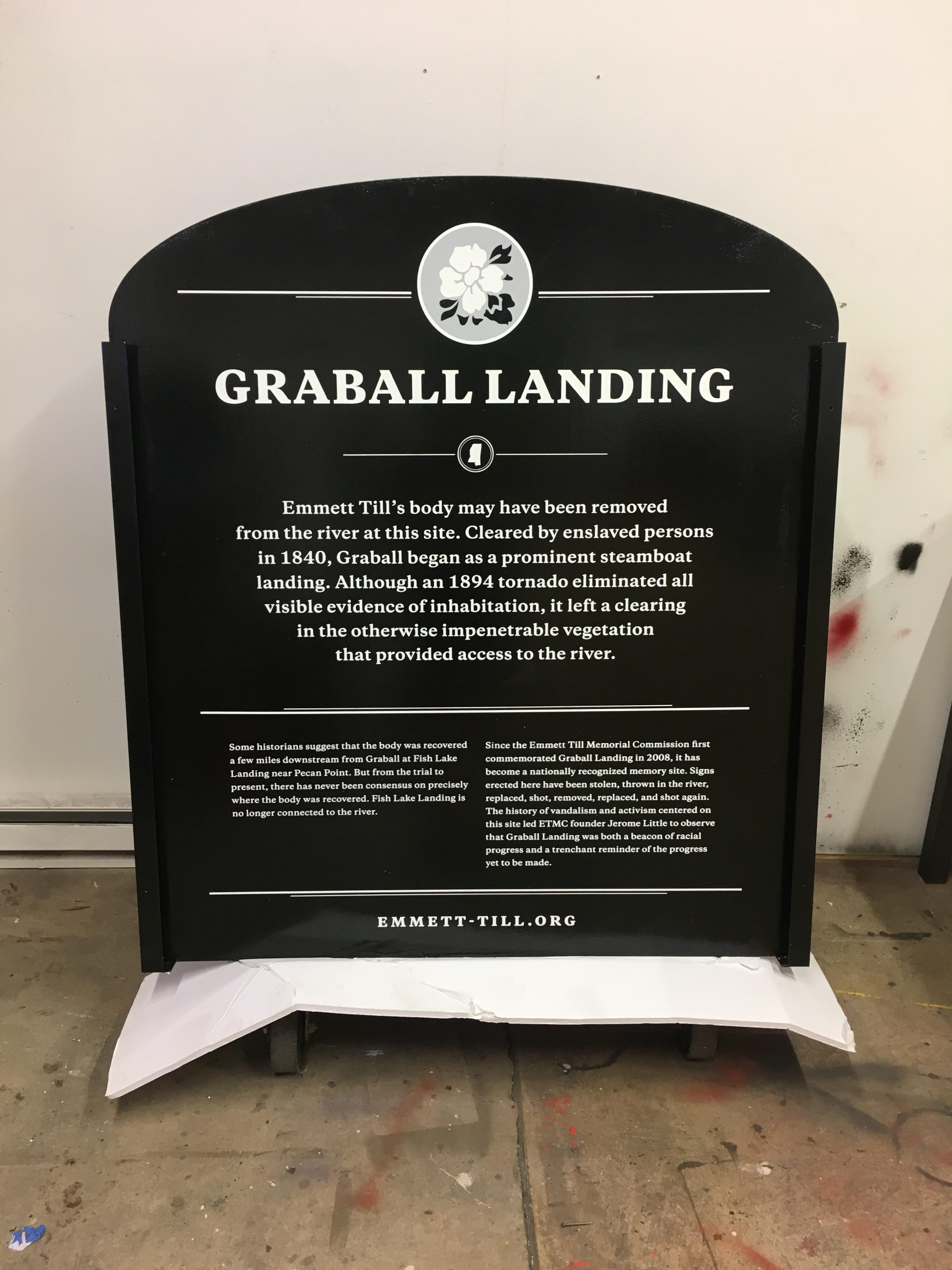 Emmett Till sign photo: Ole Miss admits mishandling investigation