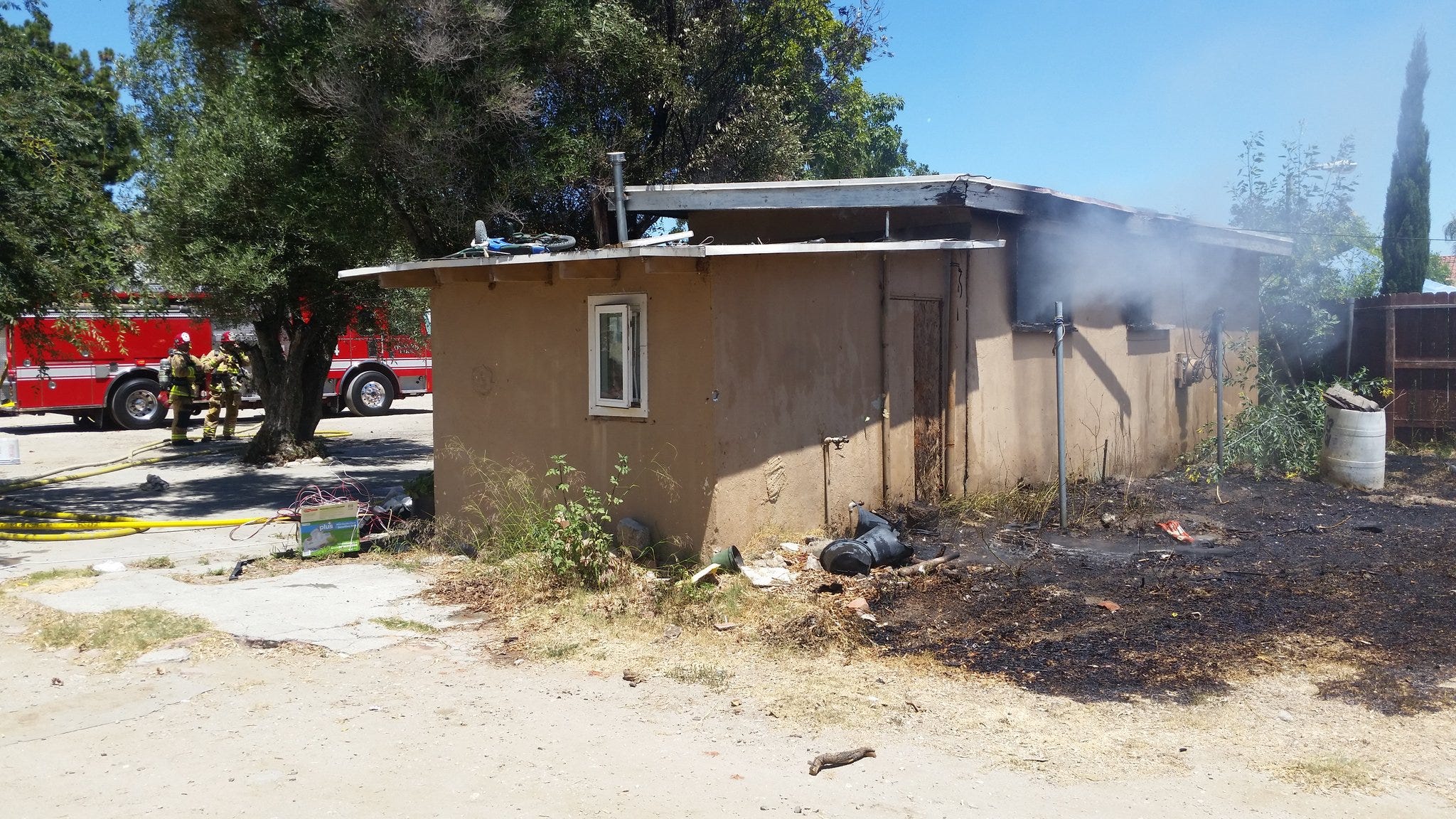 Crews battle fire at abandoned Oxnard building