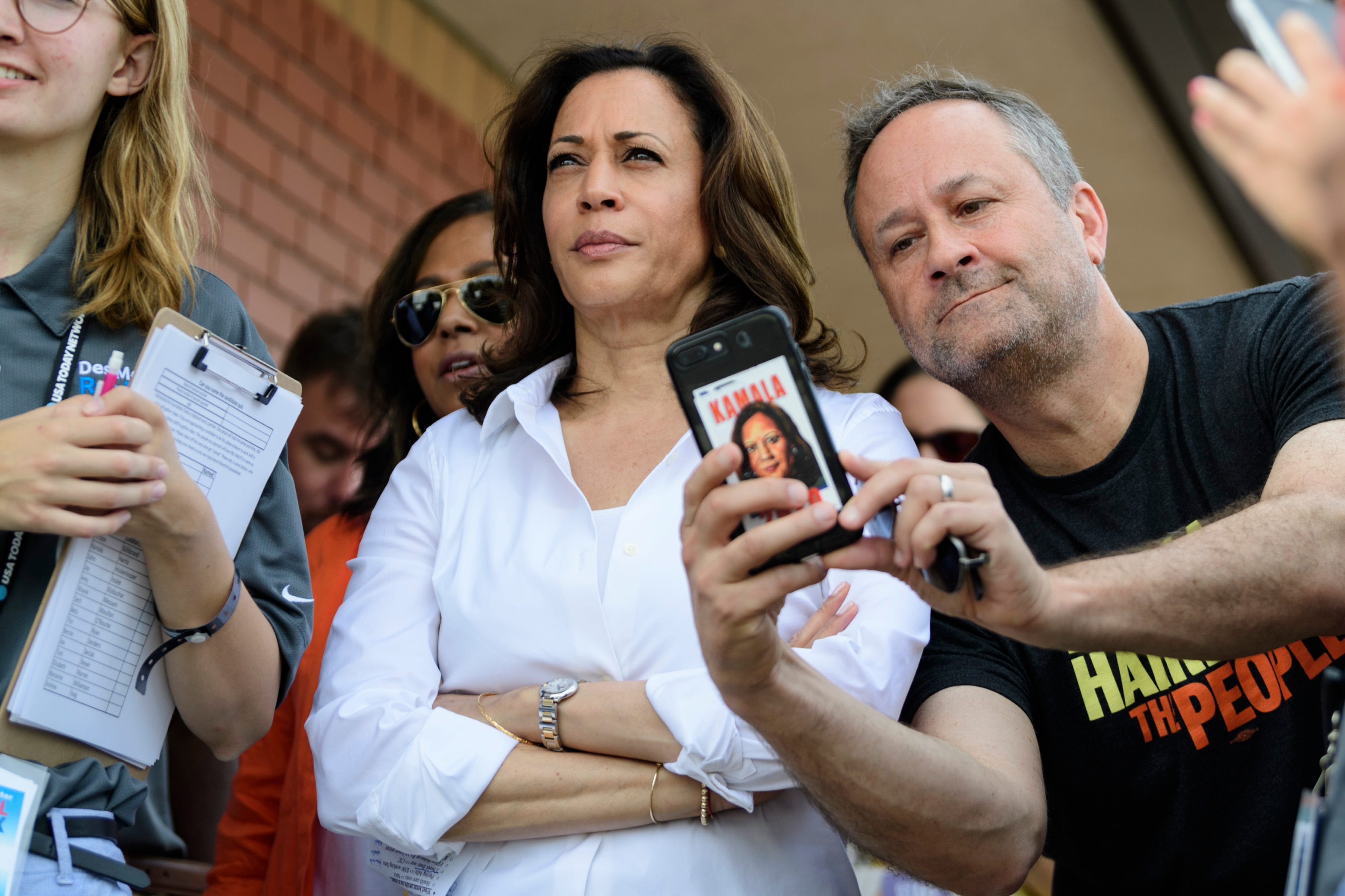 Kamala Harris looks to make her play in Iowa with bus tour