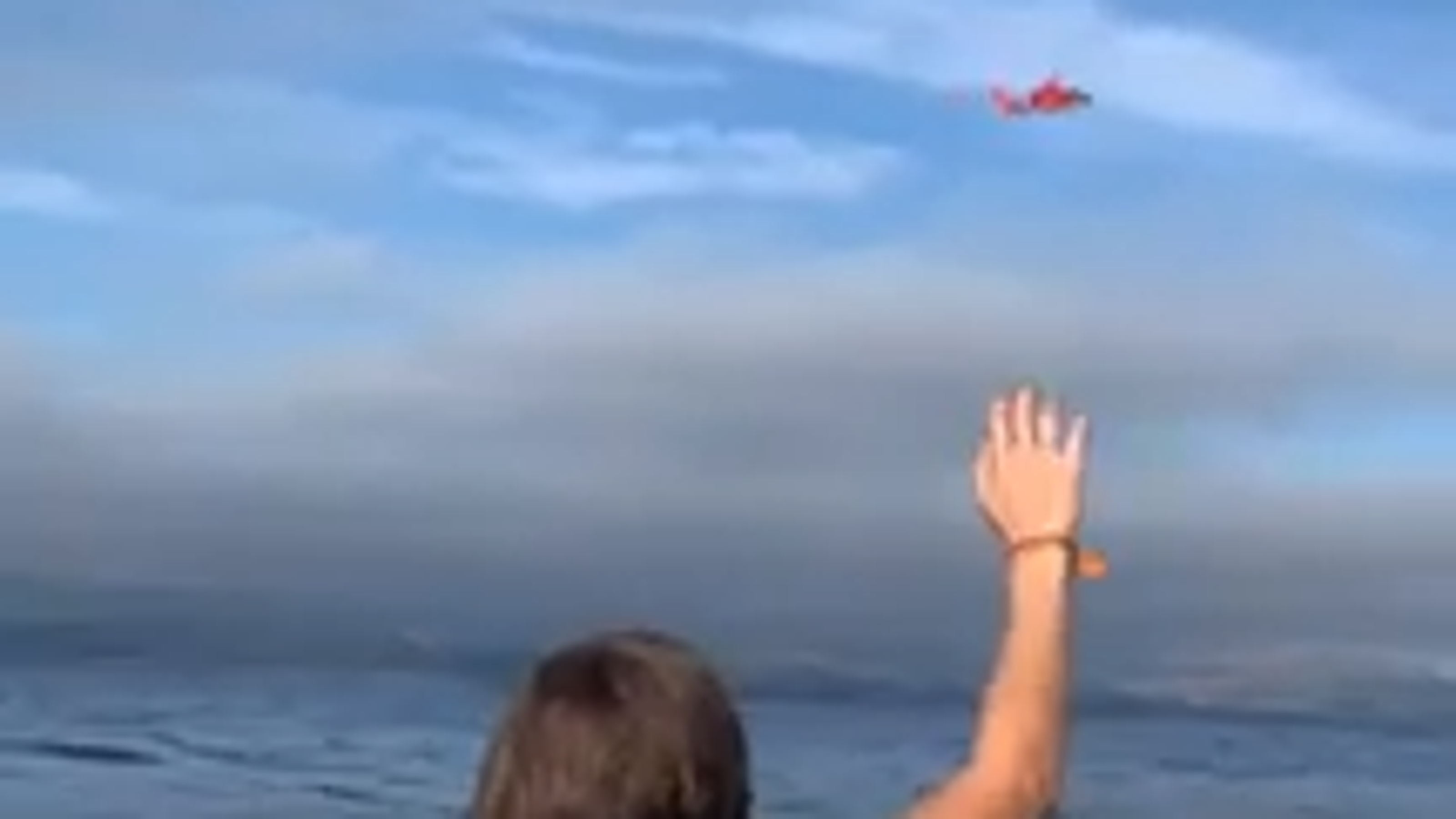 Plane crash survivors record the moment they were rescued from sea Plane crash survivors record the moment they were rescued from sea