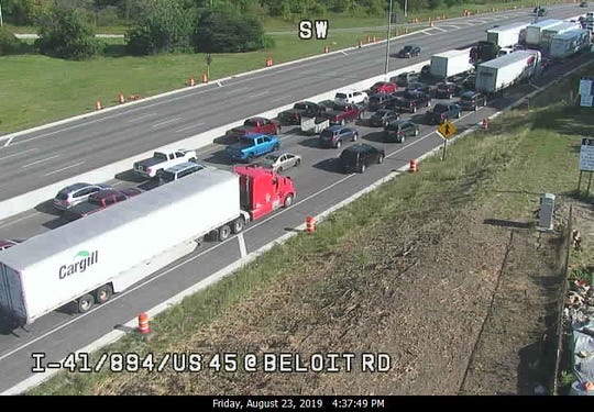 Milwaukee traffic: Delays, backups after crashes on I-41/894, I-41/94