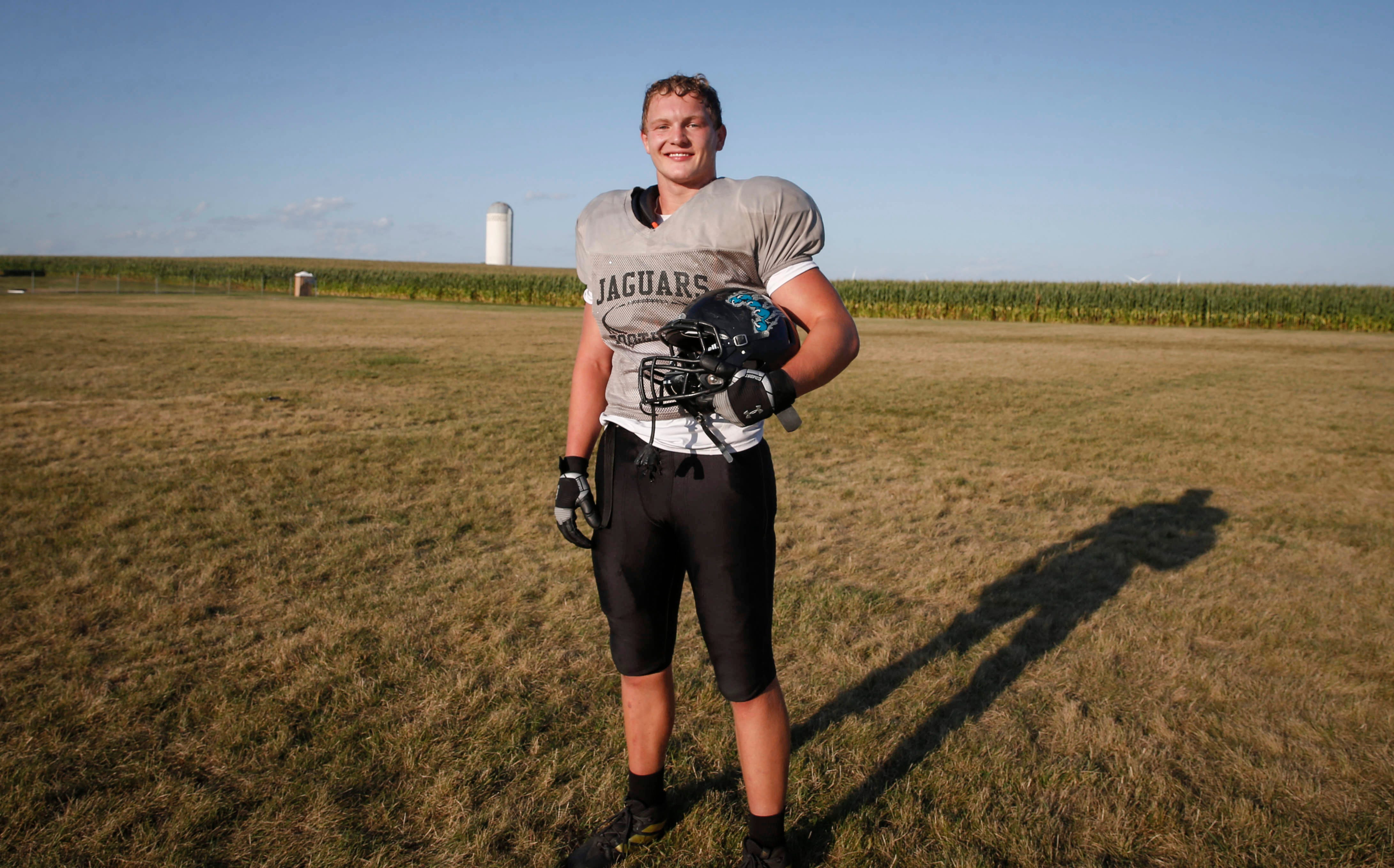 How small-town Iowa star Aaron Graves became the youngest Hawkeye ...
