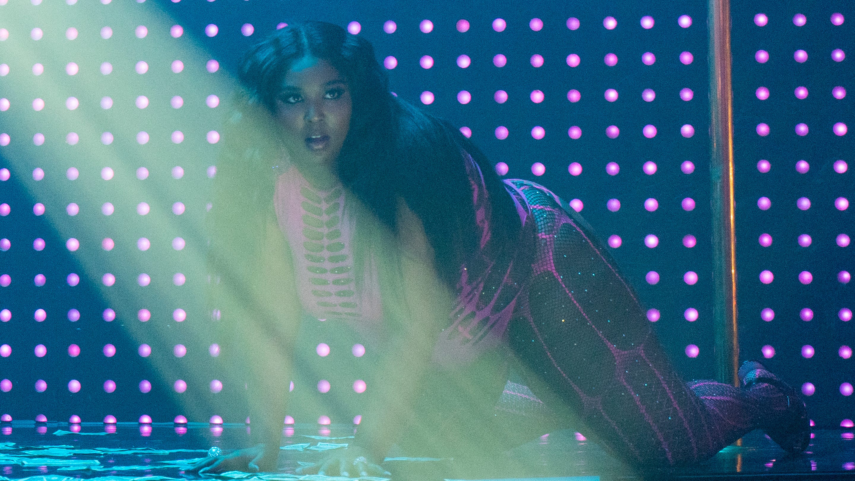 Hustlers Spoilers J Lo Dishes On Ushers Cameo Lizzo Had The Flu