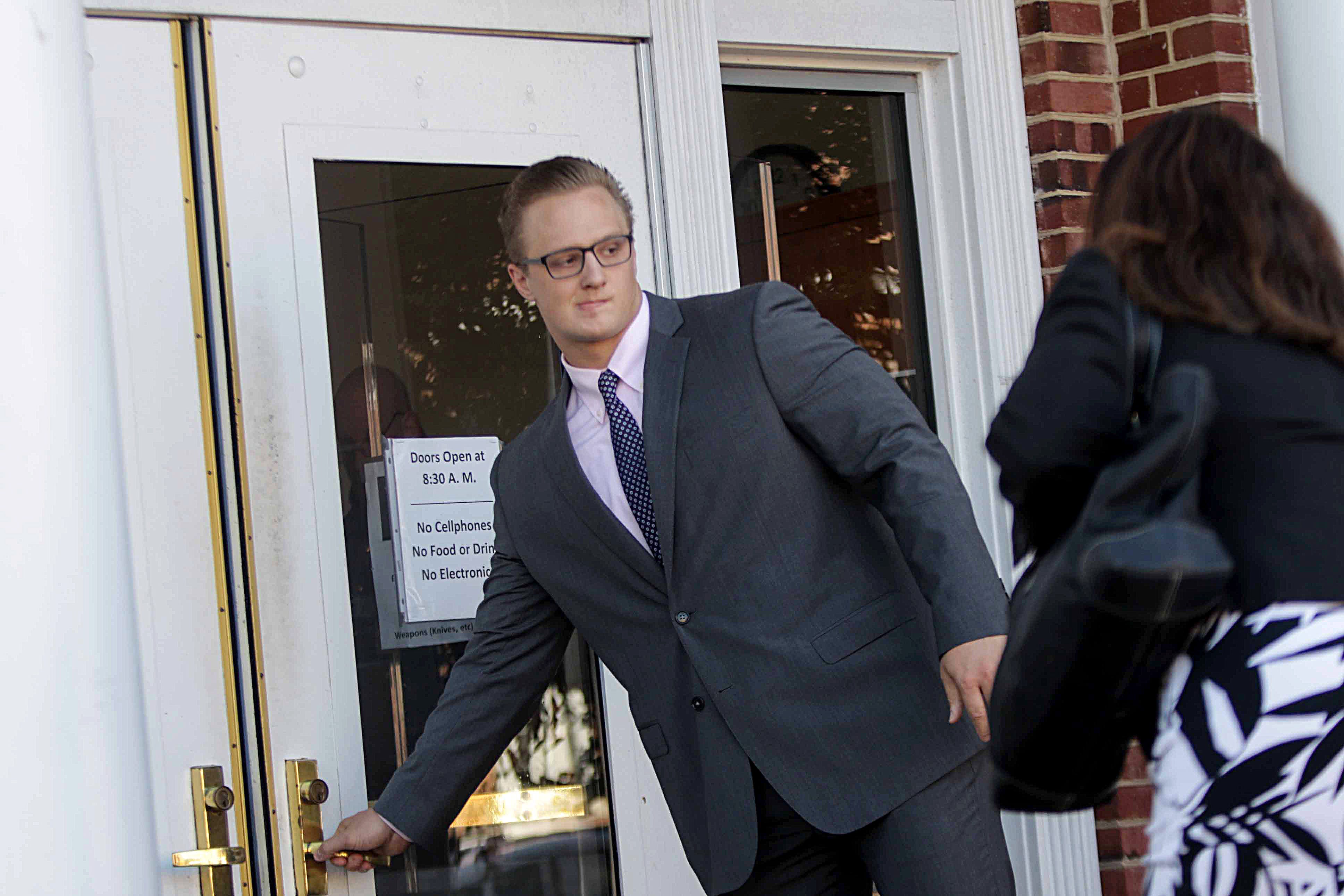 Clay Conaway accepts plea deal in last 4 rape cases