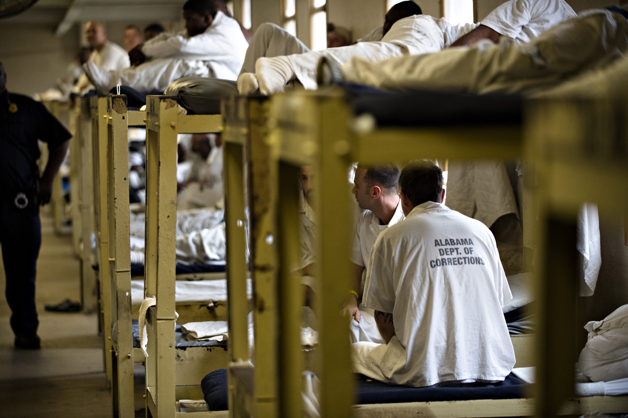 'Frequent' excessive force use against inmates found in Alabama prisons ...