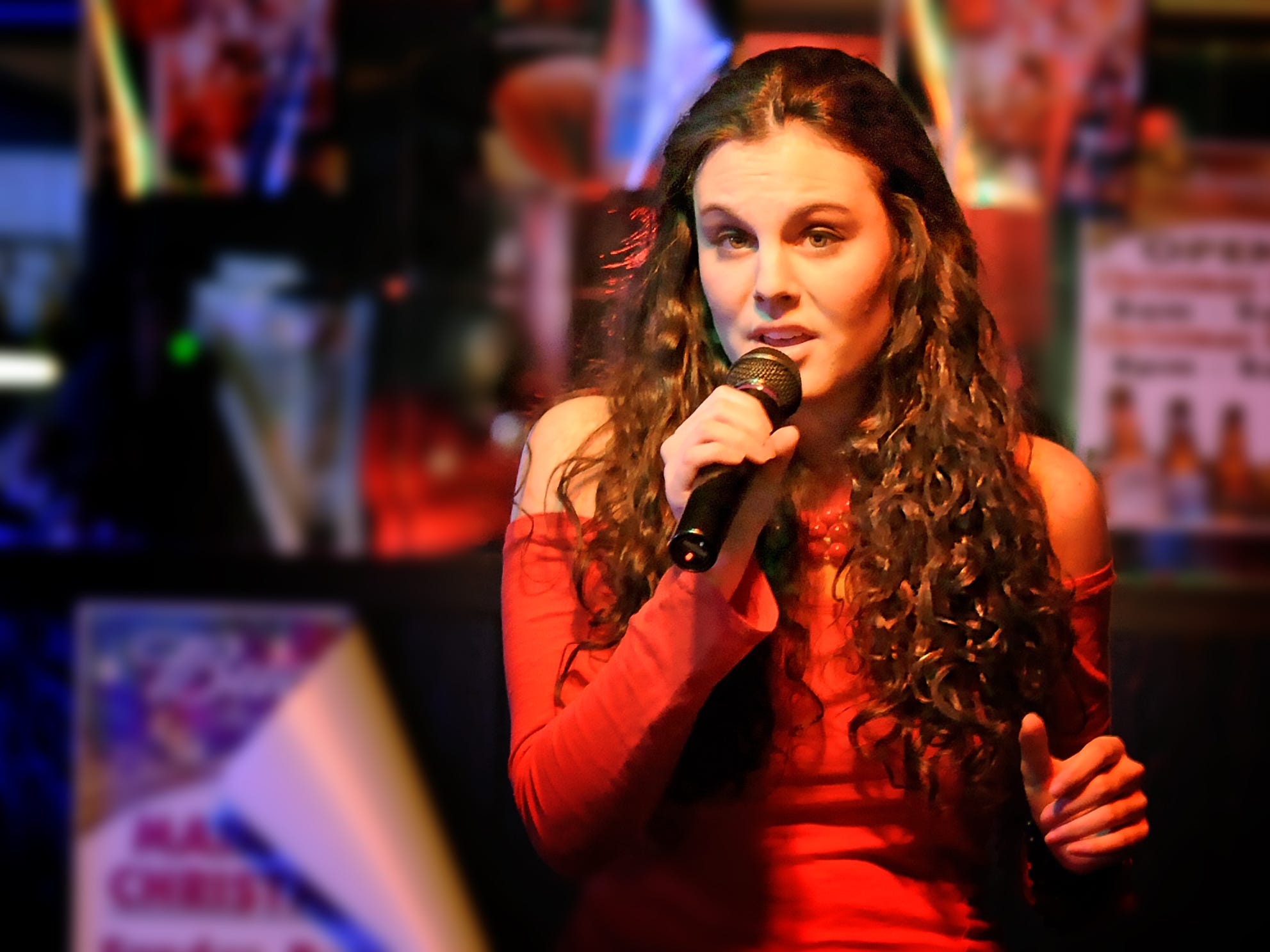 Singer Kelsey Mira pens viral ode to Stephen King