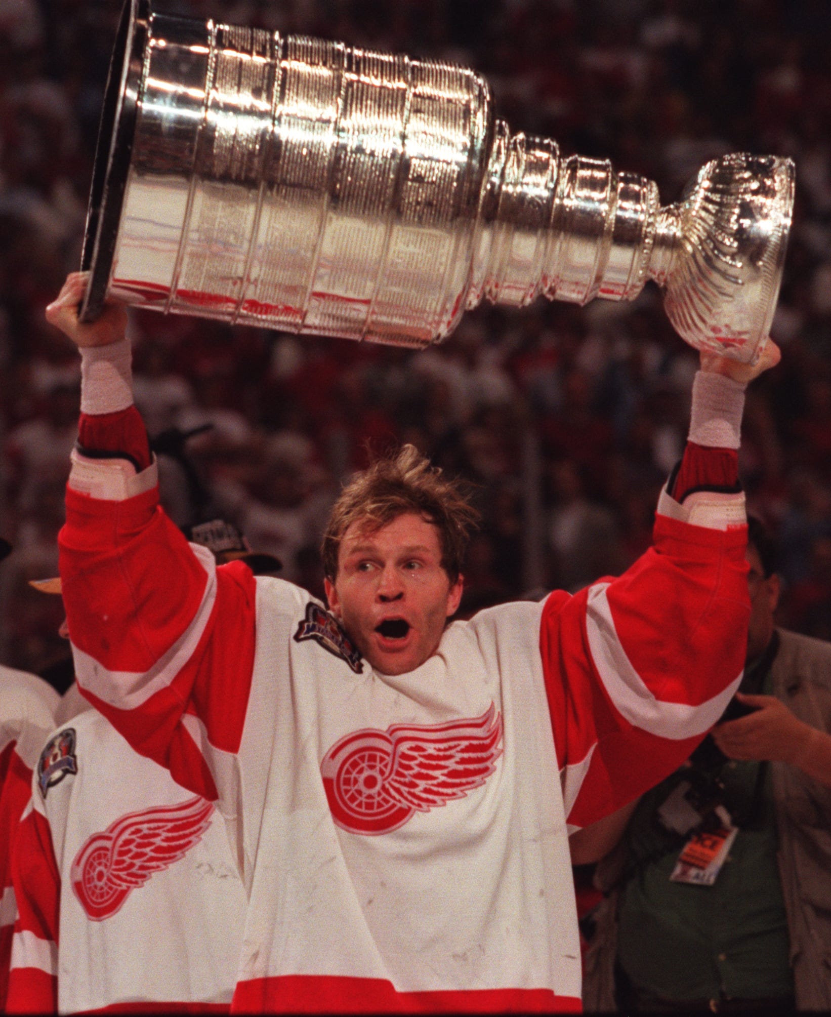 Vladimir Konstantinov of Detroit Red Wings and battle after limo crash