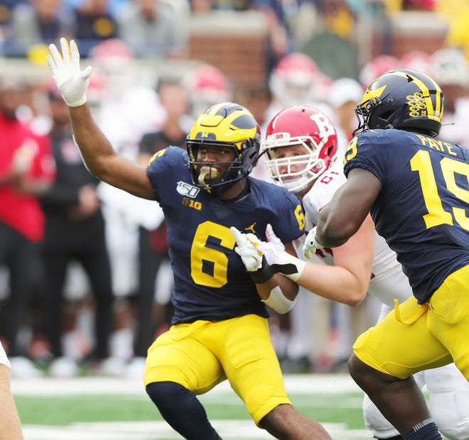 Michigan football linebacker Josh Uche diversifies, adds value Michigan football linebacker Josh Uche diversifies, adds value