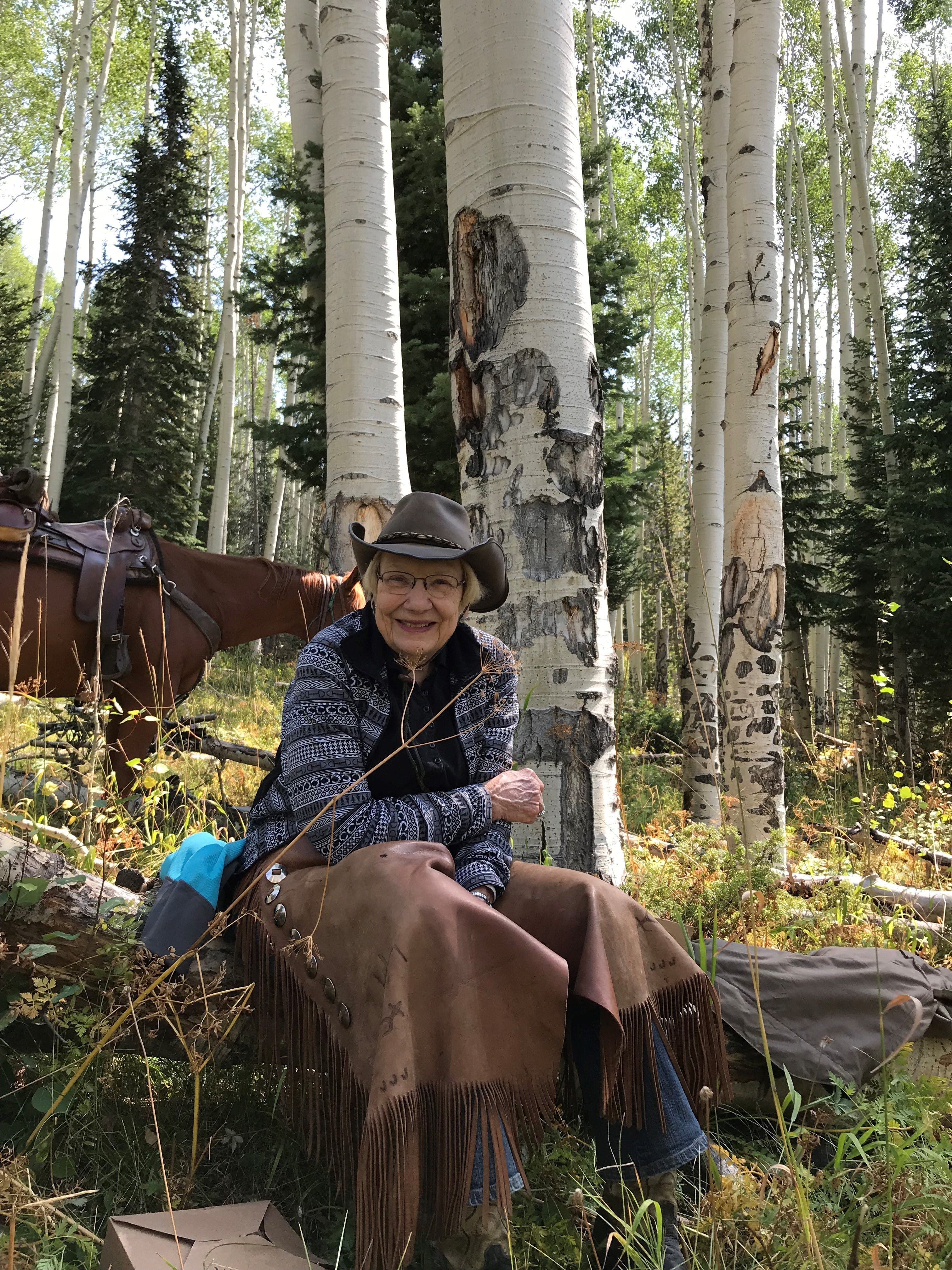 85-year-old Michigan cowgirl still drives cattle across Wyoming