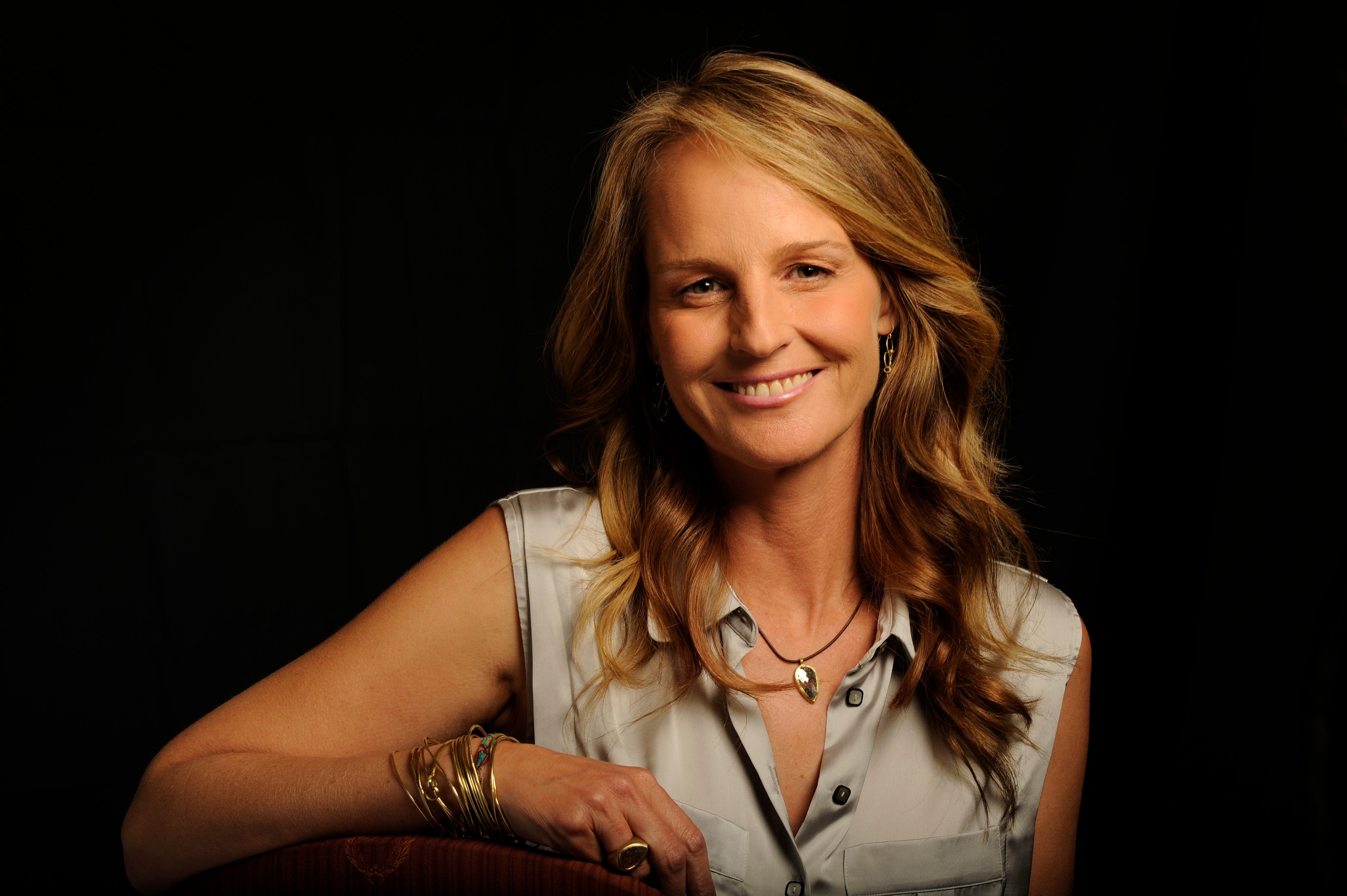 Helen Hunt posts first photo, 'back at work' after car crash