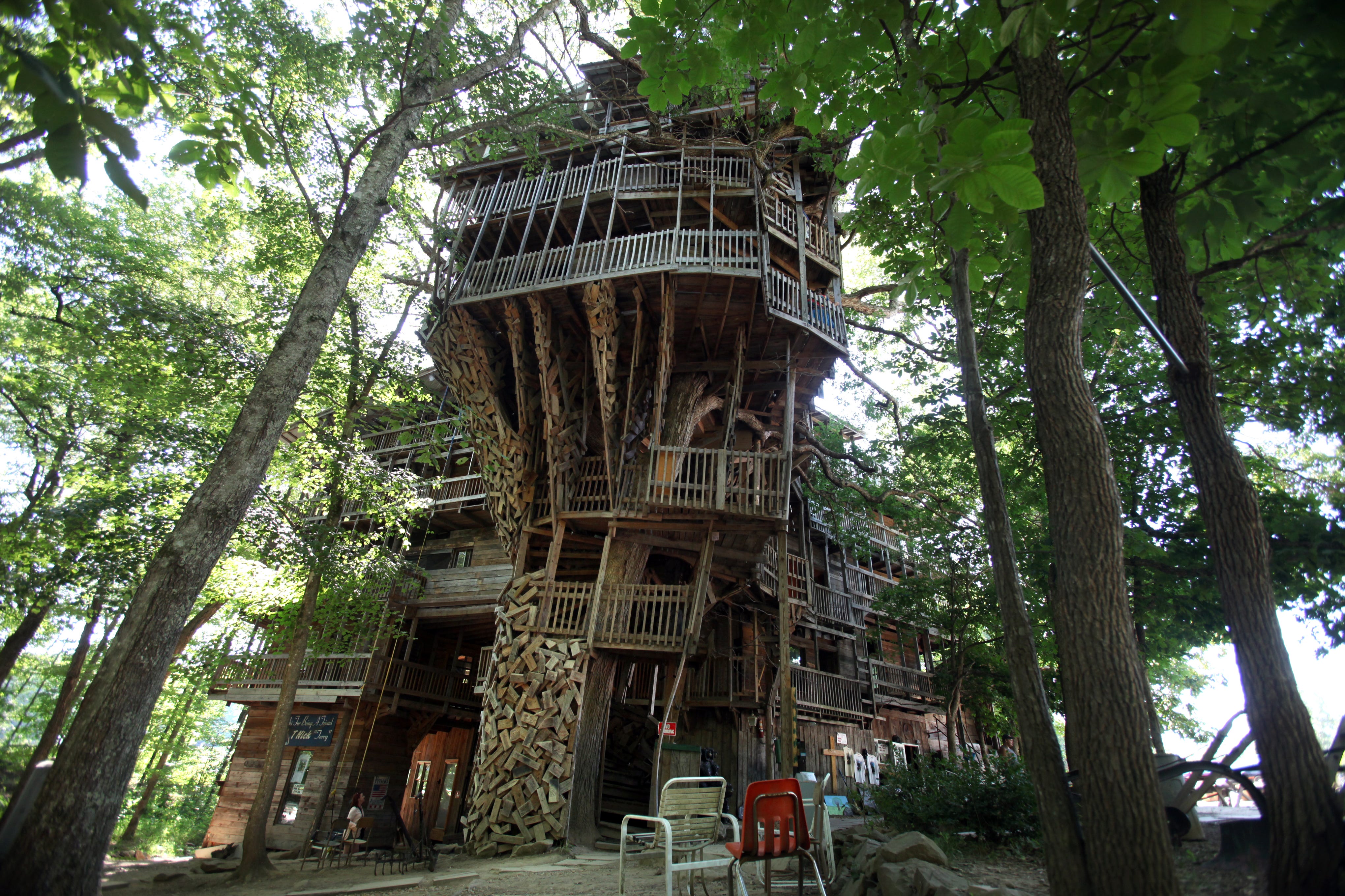 Fans react to Crossville treehouse fire: 'Long live the Treehouse!'
