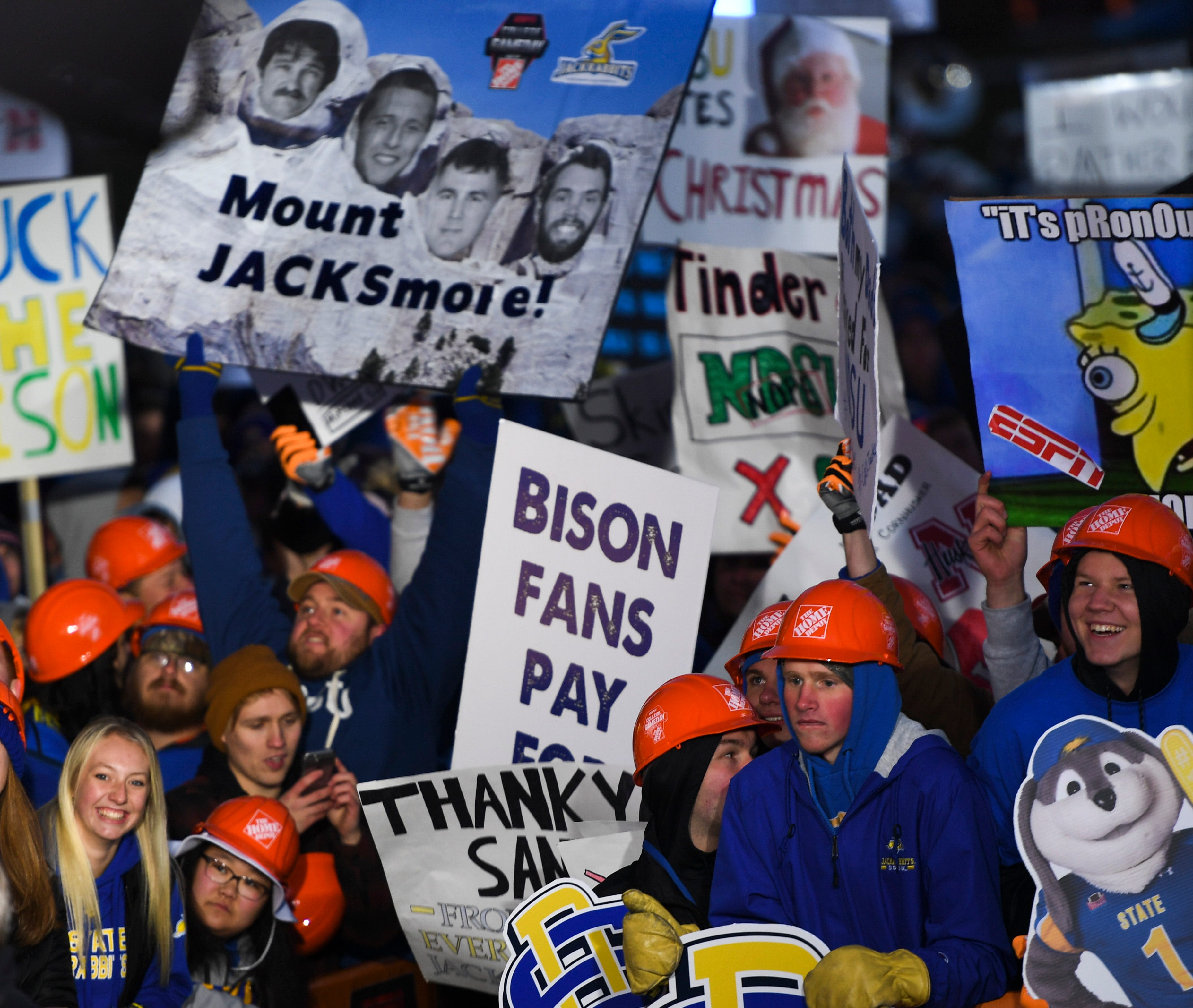 College GameDay signs: Memphis fans call out UT