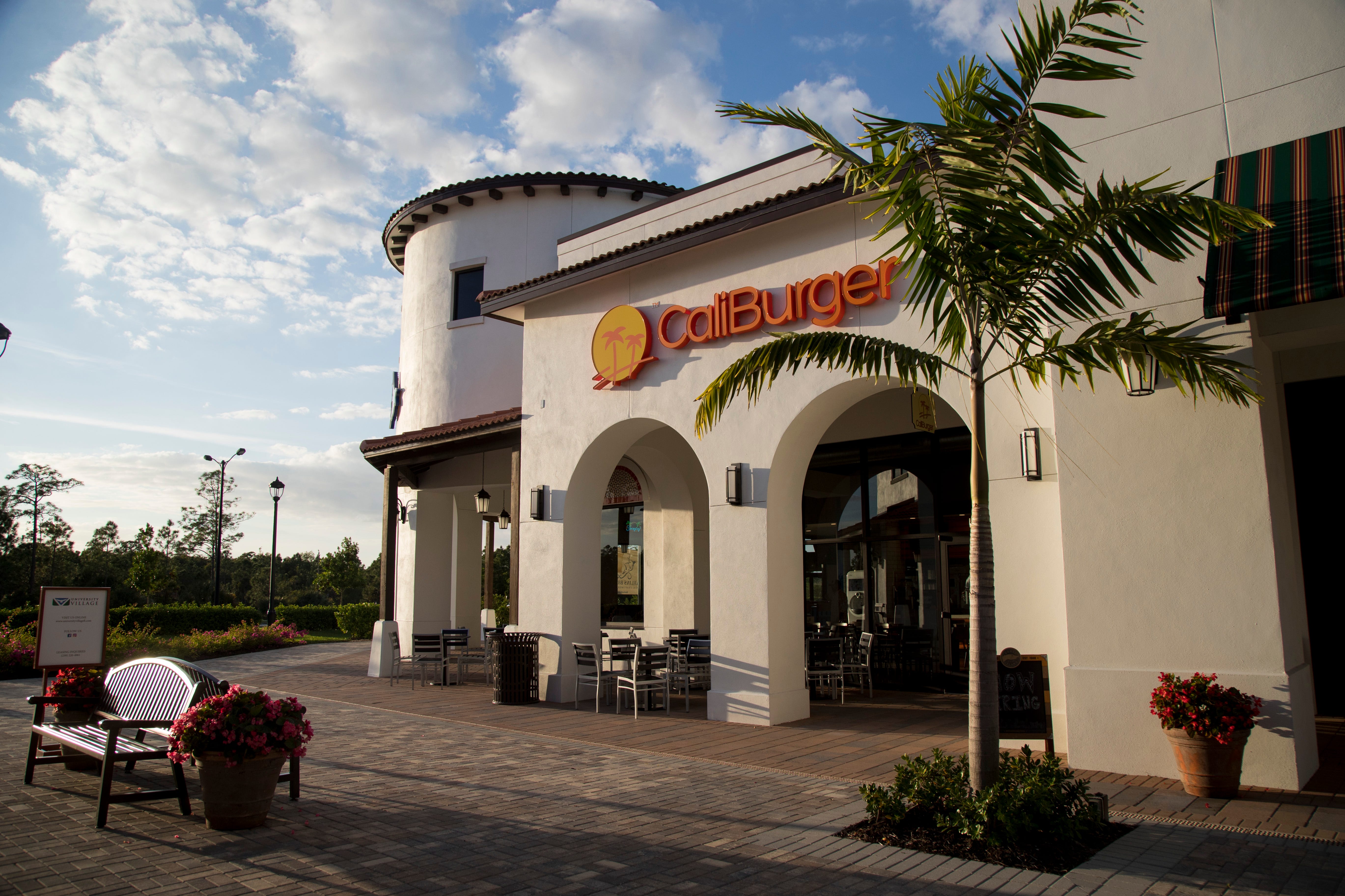 CaliBurger opens at University Village with robots flipping, frying