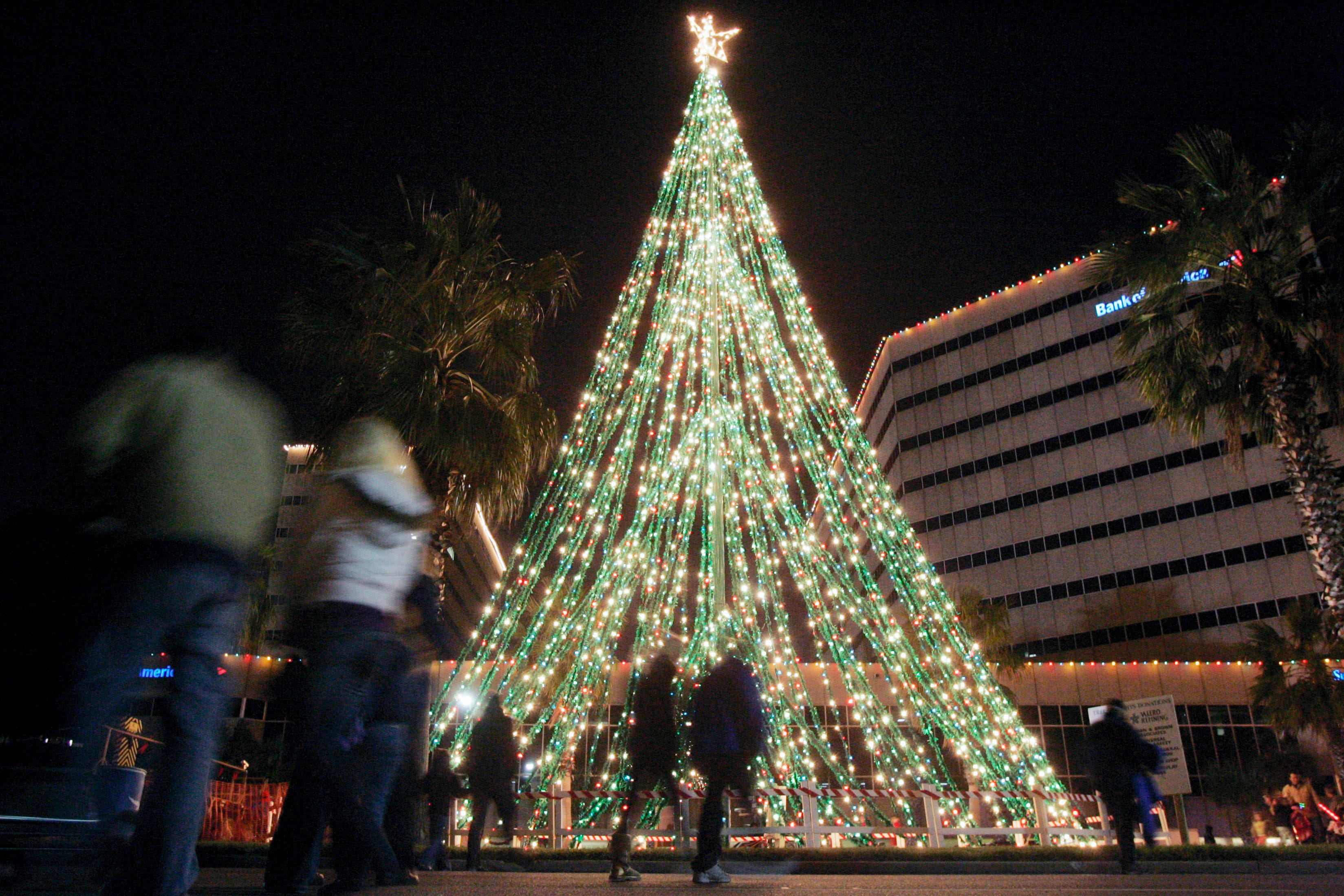Corpus Christi's bayfront Christmas tree began in 1980