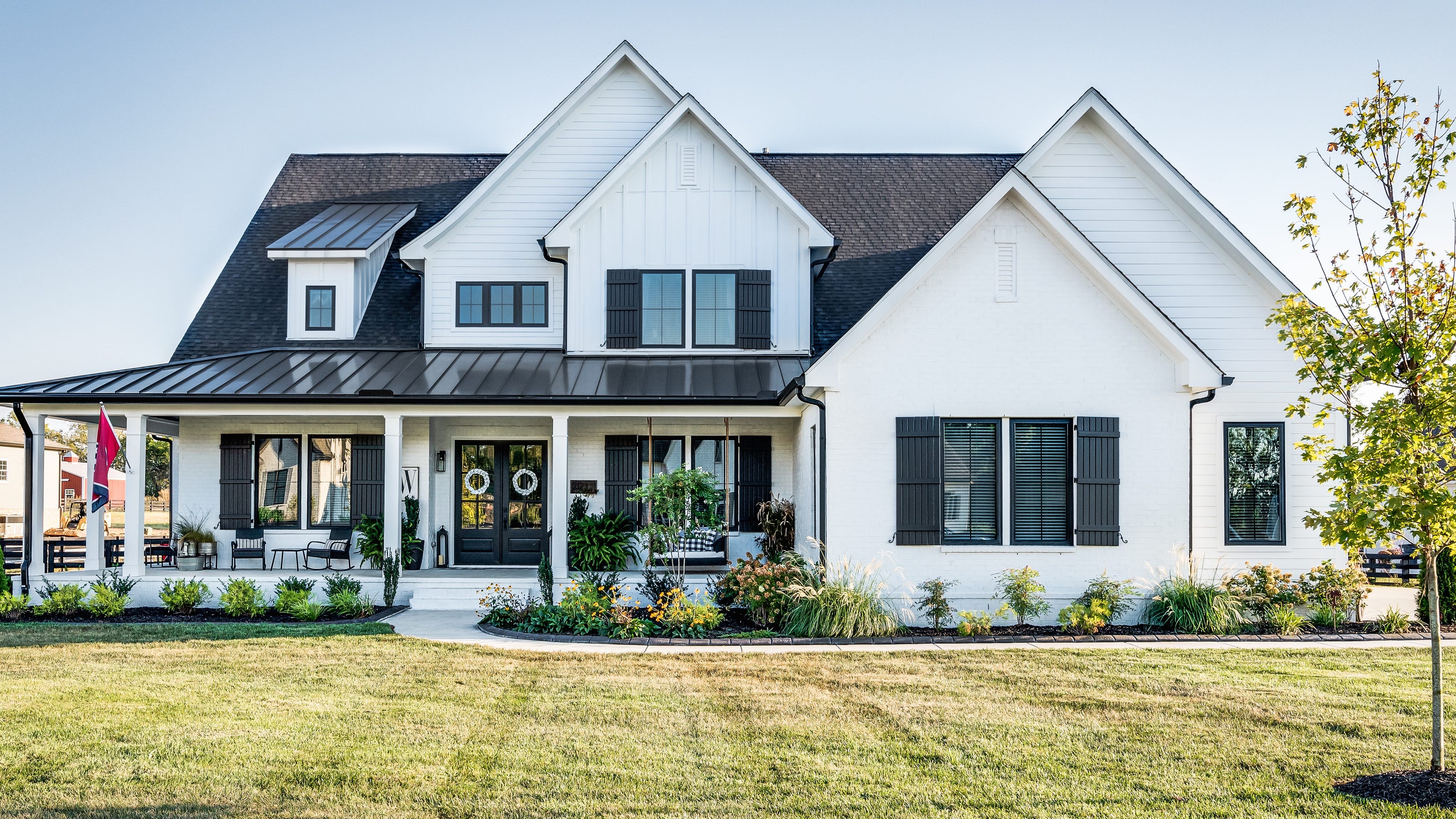 Farmhouse Trend Still Going Strong For New Builds And Existing Homes farmhouse-trend-still-going-strong-for-new-builds-and-existing-homes