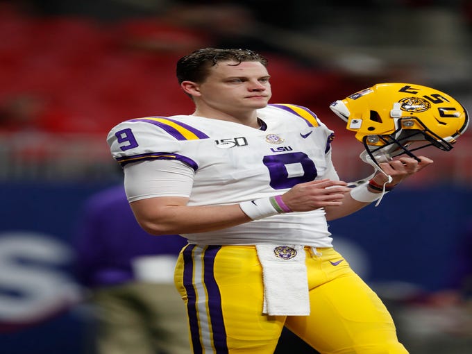 Watch LSU Joe Burrow catch his own pass, run for a first down