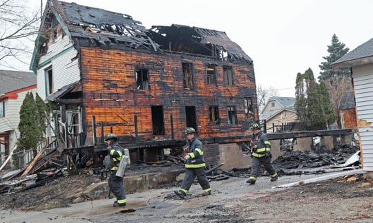 Milwaukee fire: Crews battle two-alarm blaze early Friday