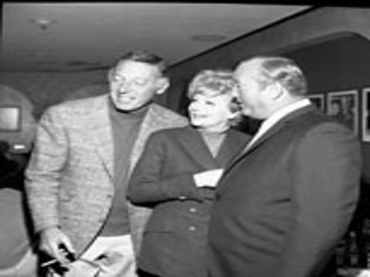 Wang's in the Desert in Palm Springs still open; sale falls through