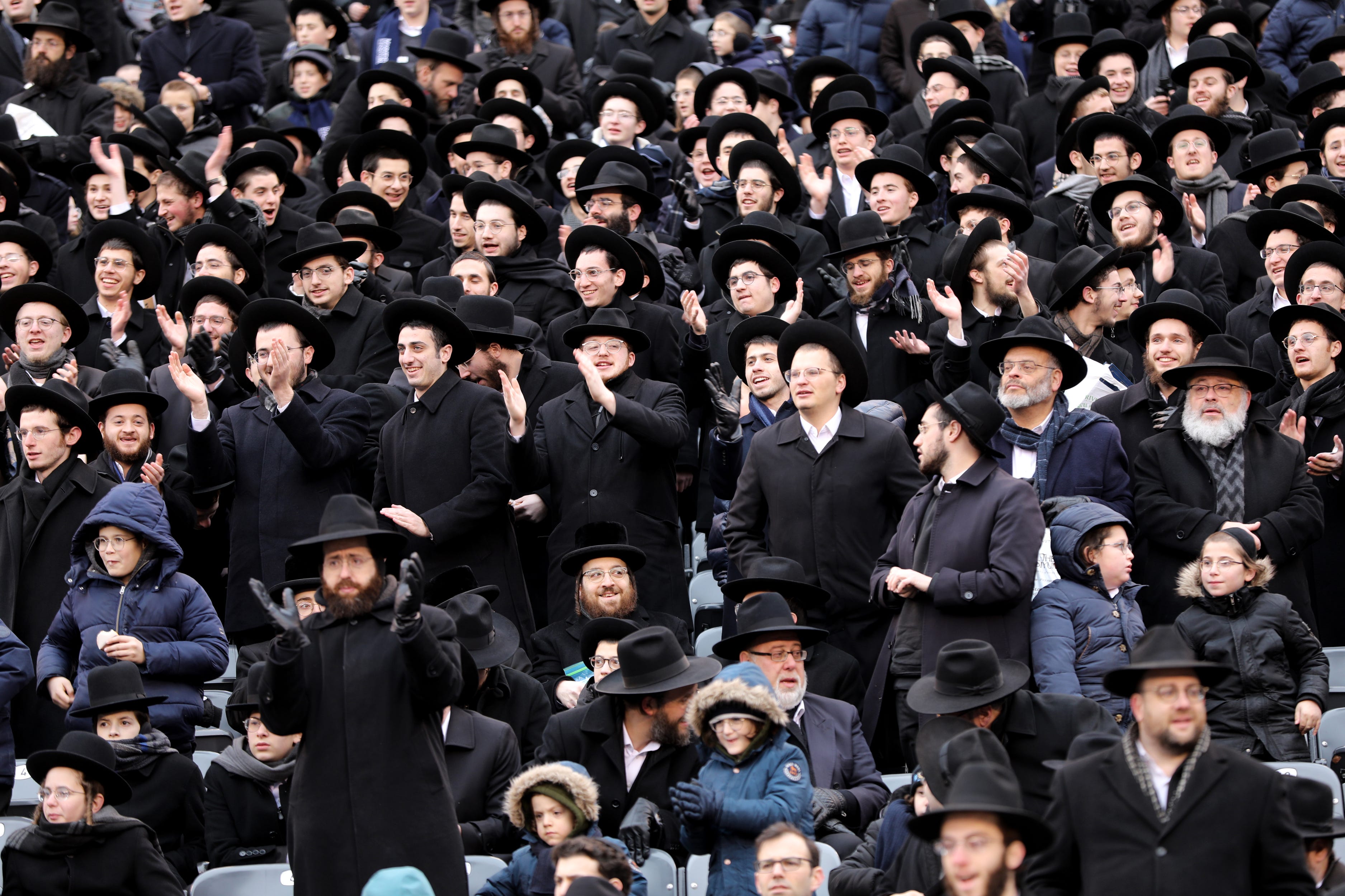 More young Jews becoming 'Nones' or ultra-Orthodox. Why?