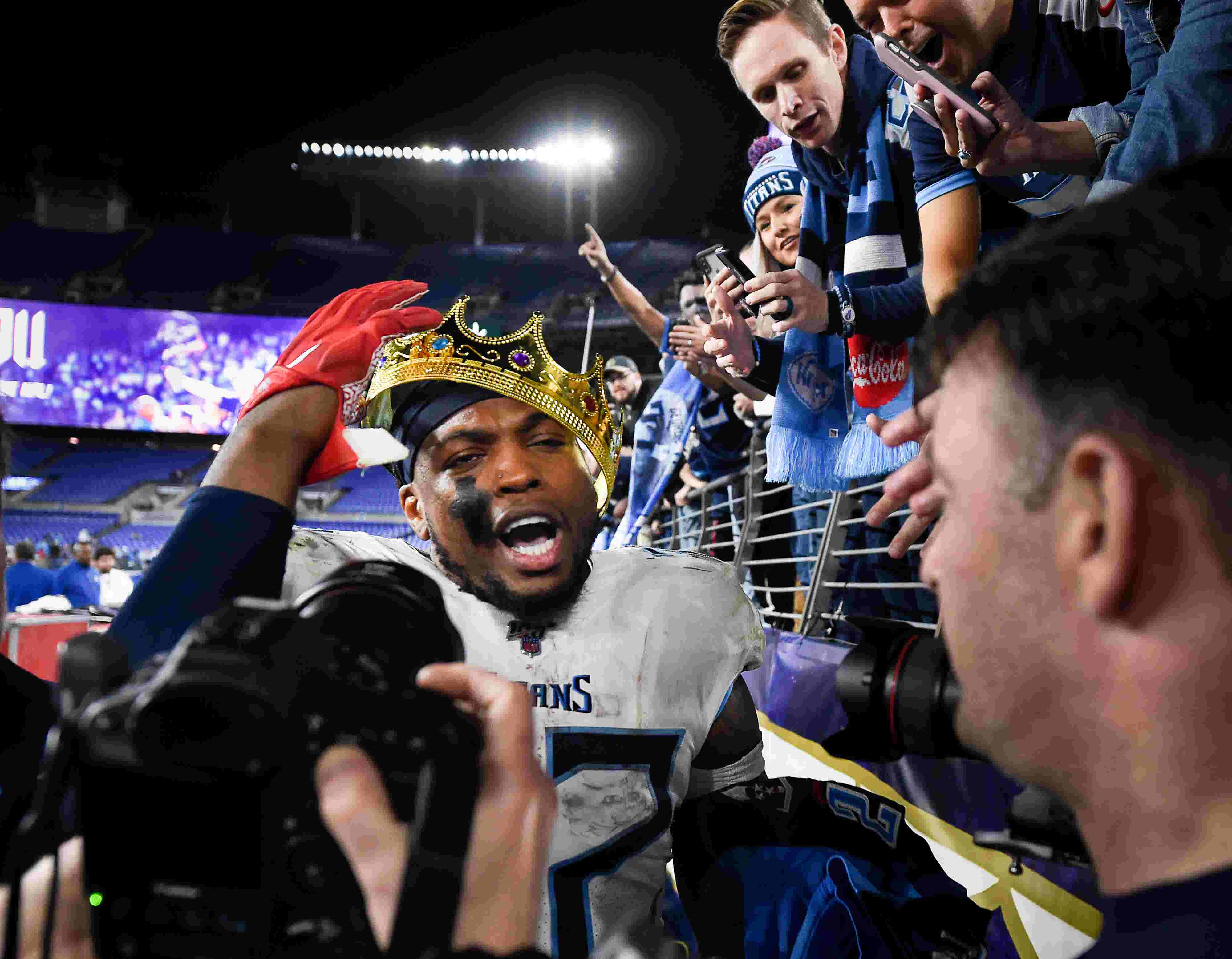 Derrick Henry: Titans fan crowns 'King Henry' after Ravens win