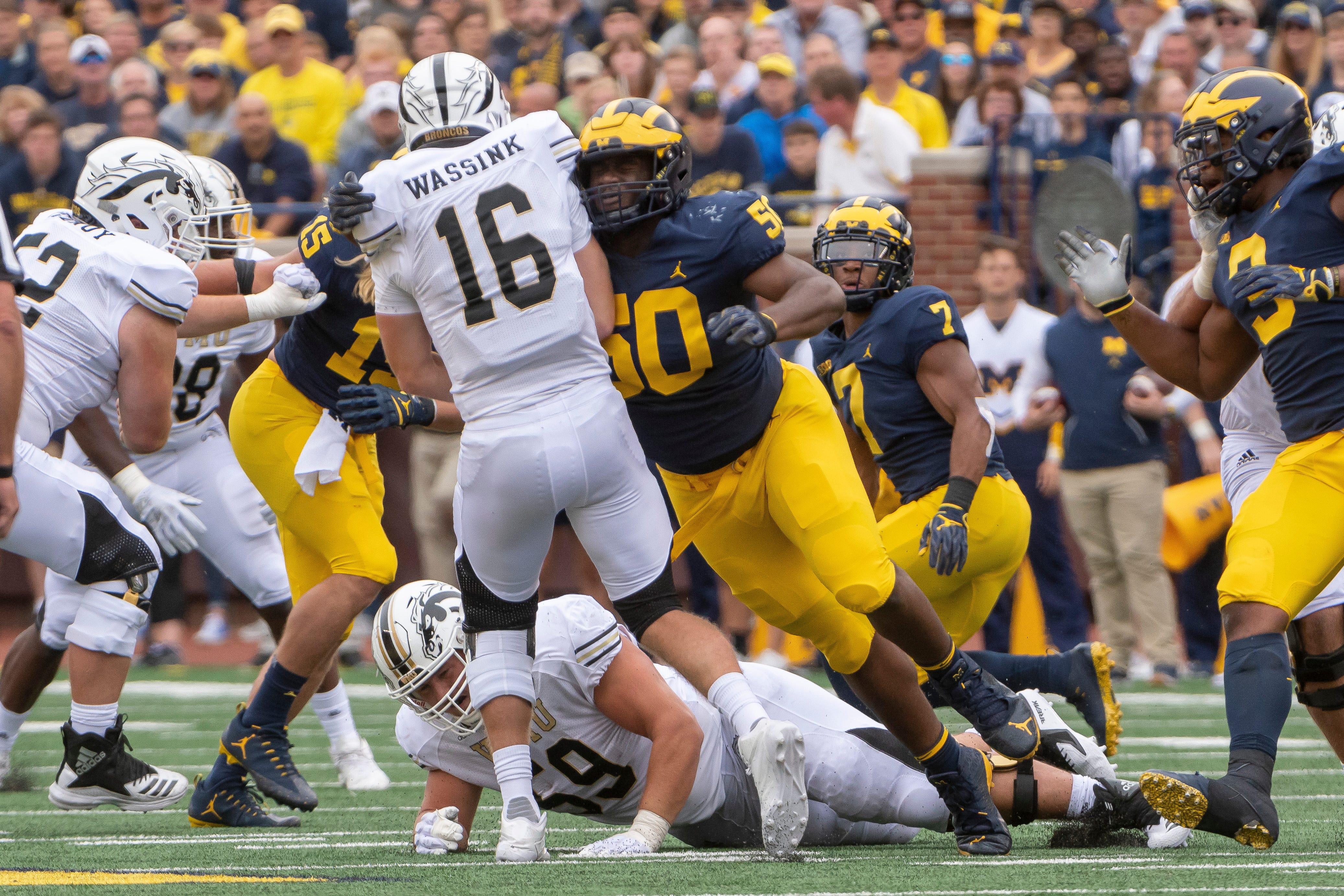 Michigan Wolverines grad transfer Michael Dwumfour headed to Rutgers