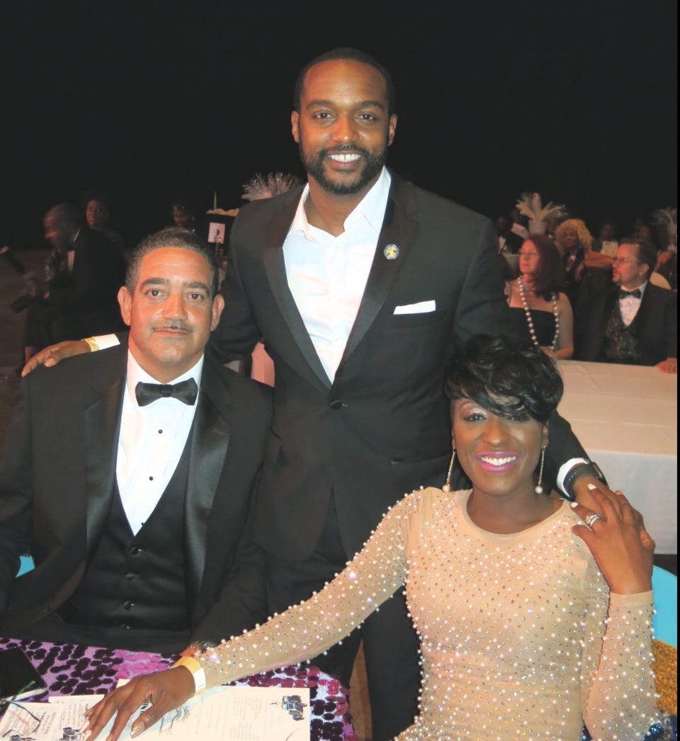Shreveport Mayor Adrian Perkins led applause at Sobek Grande Ball XVII