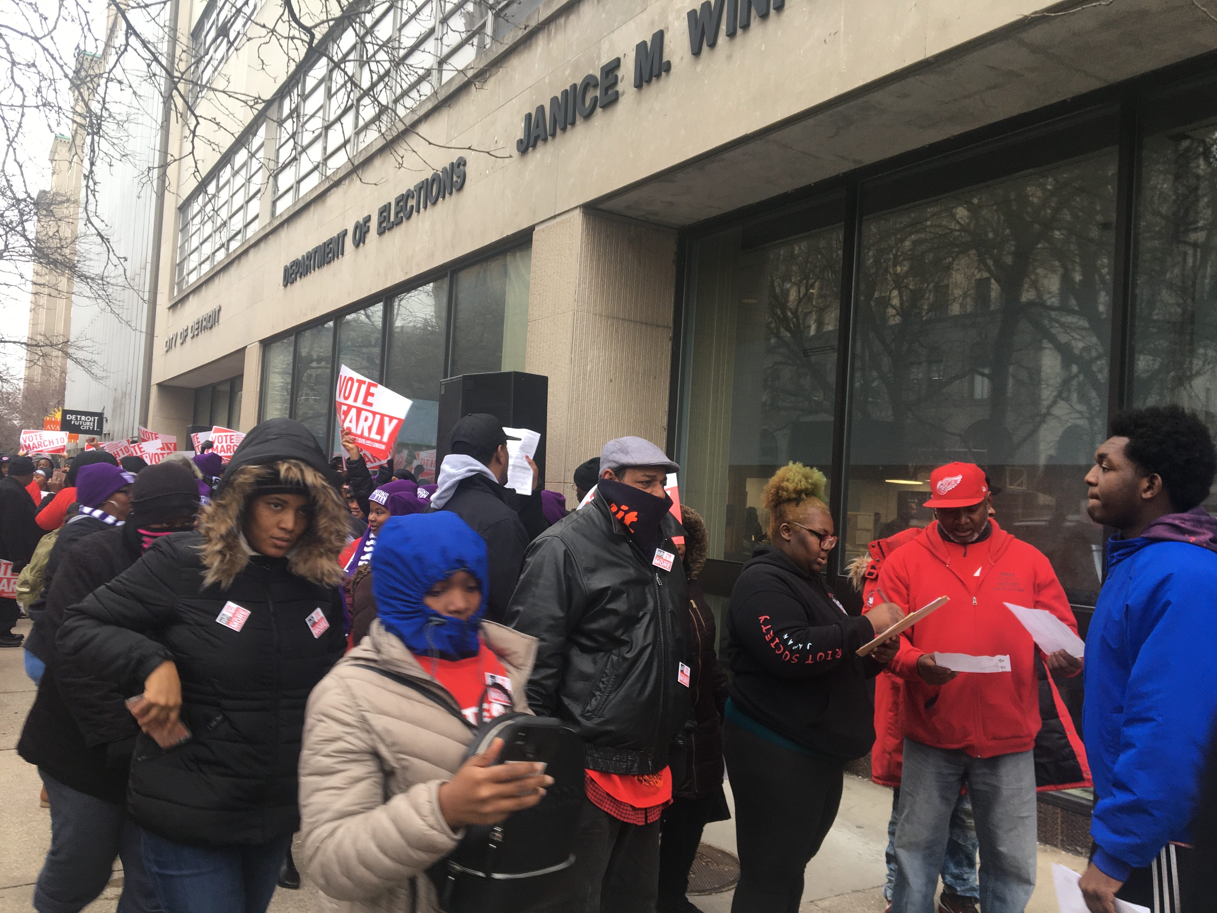 Absentee ballots available in Michigan: How to vote in primary now