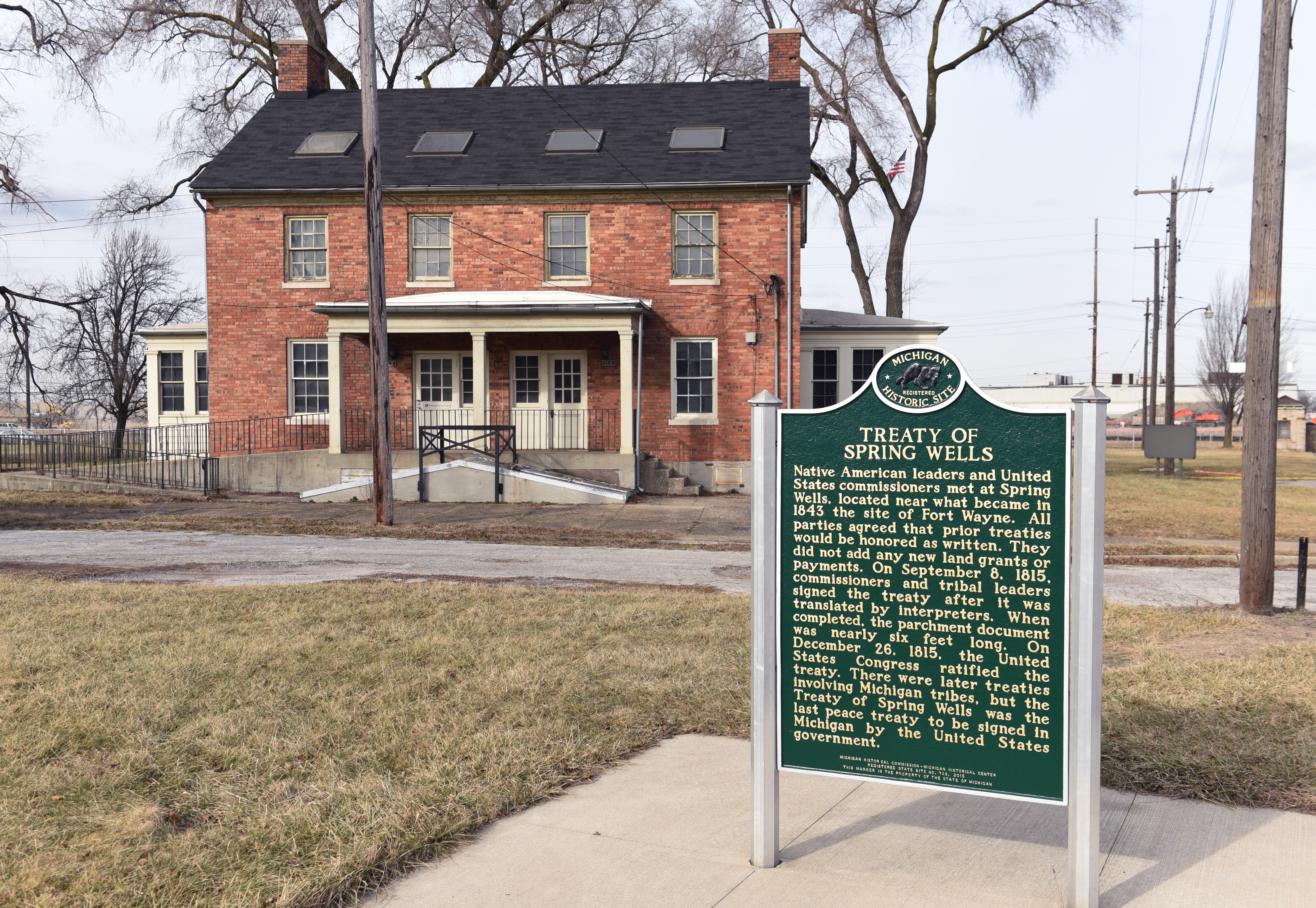 Detroit marshals troops to revive Fort Wayne