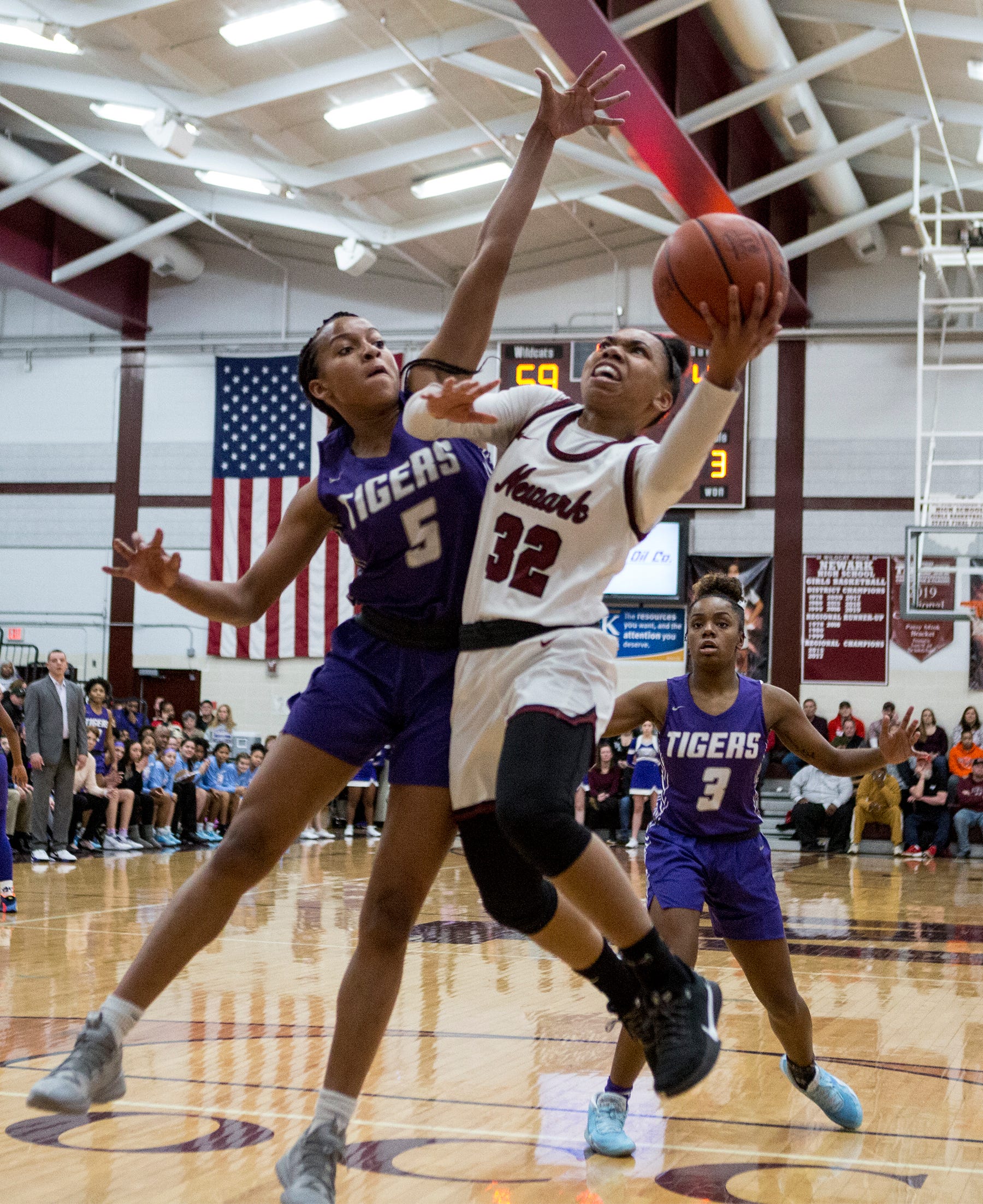 Newark basketball teams sweep vaunted Pickerington Central
