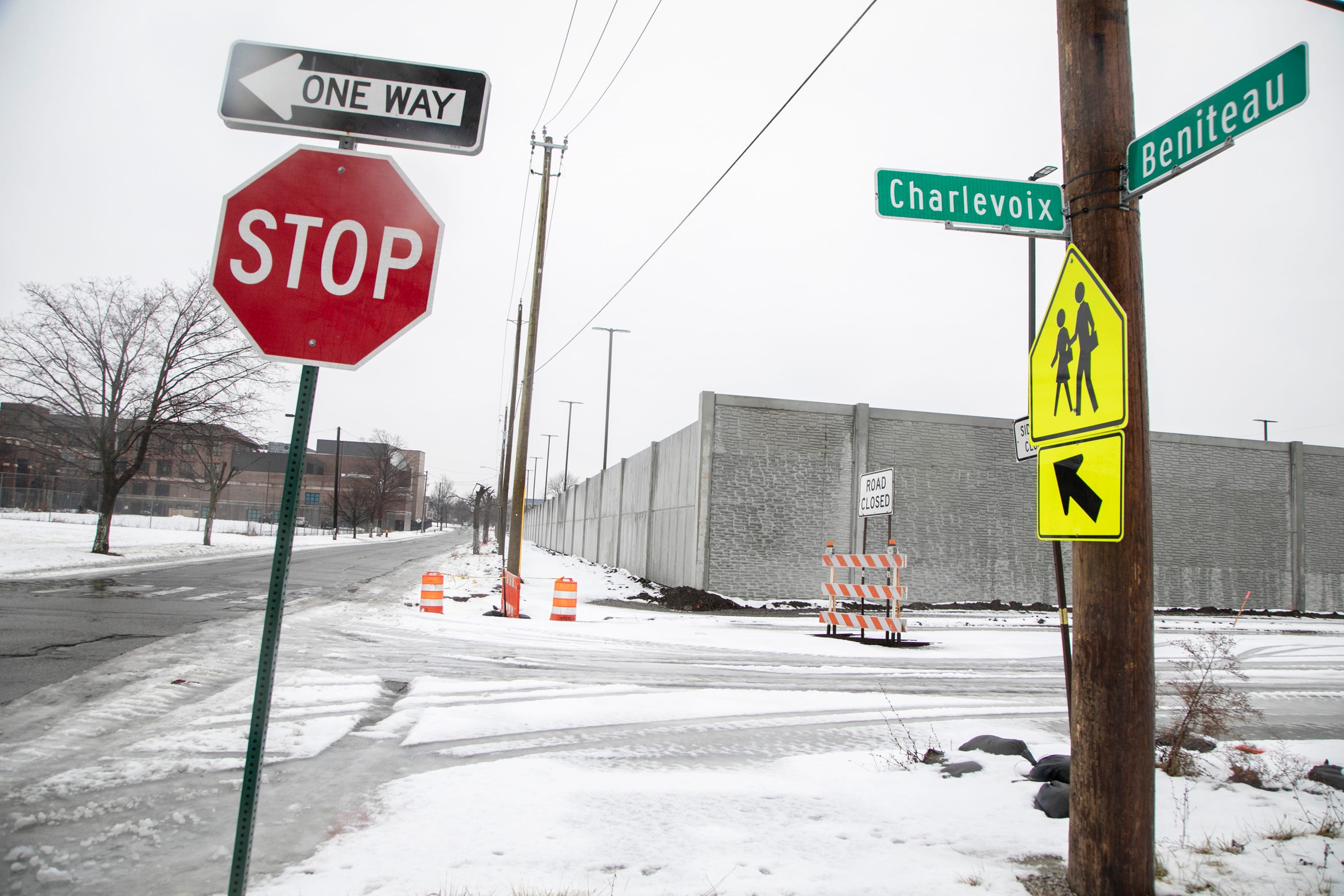 FCA's new sound barrier wall is the talk of Detroit neighborhood