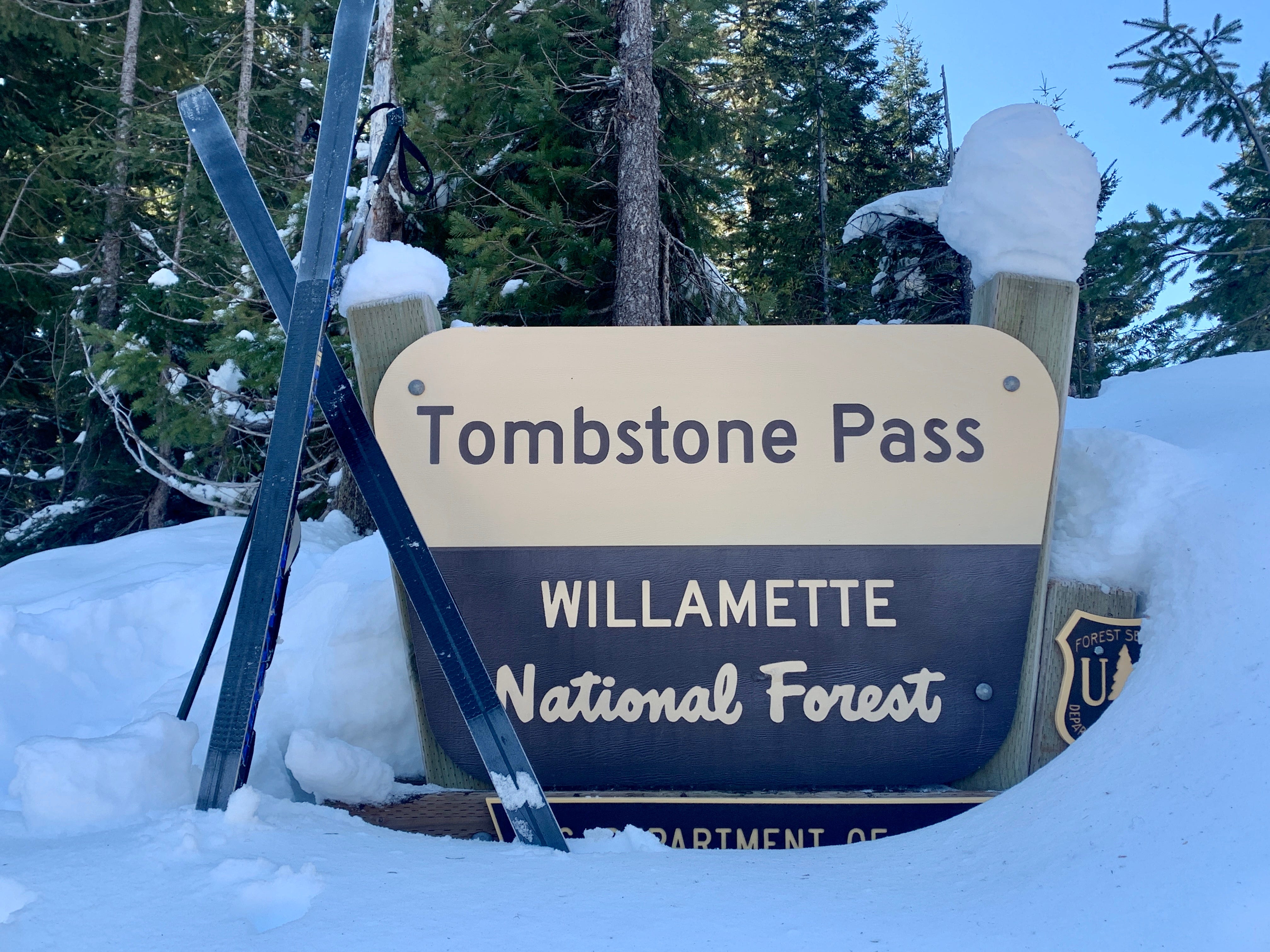 Tombstone Pass features skiing, snowshoeing to explore Oregon snow