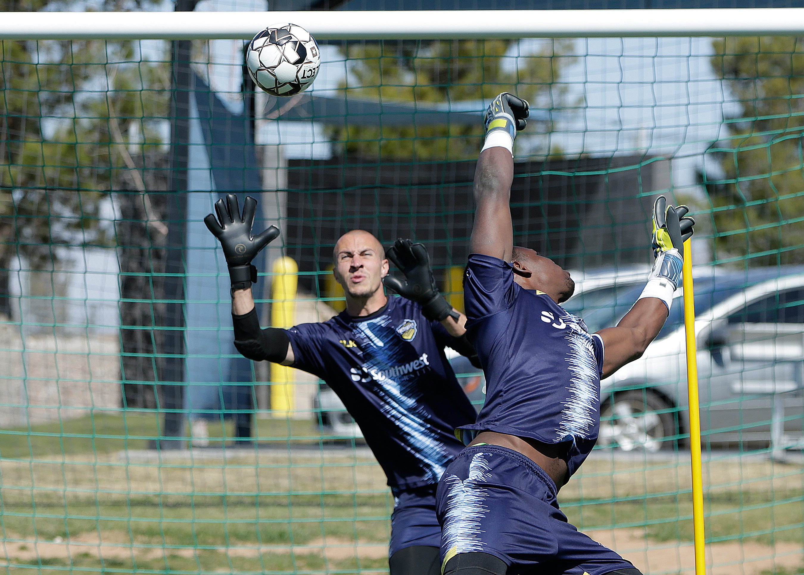 El Paso Locomotive FC unveils youth soccer club, seeks more coaches