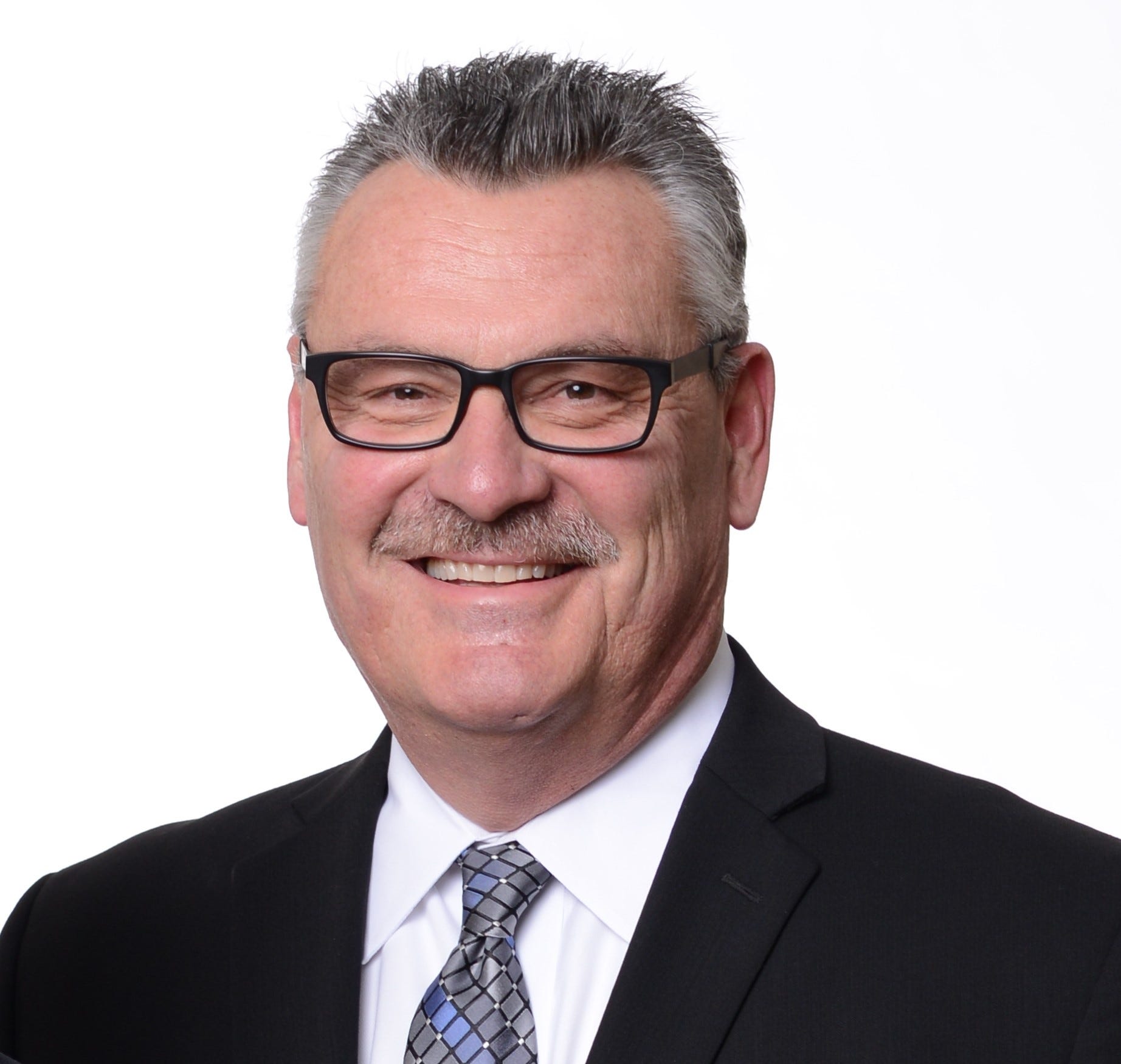 Brewers TV analyst Bill Schroeder recovering from serious heart issue