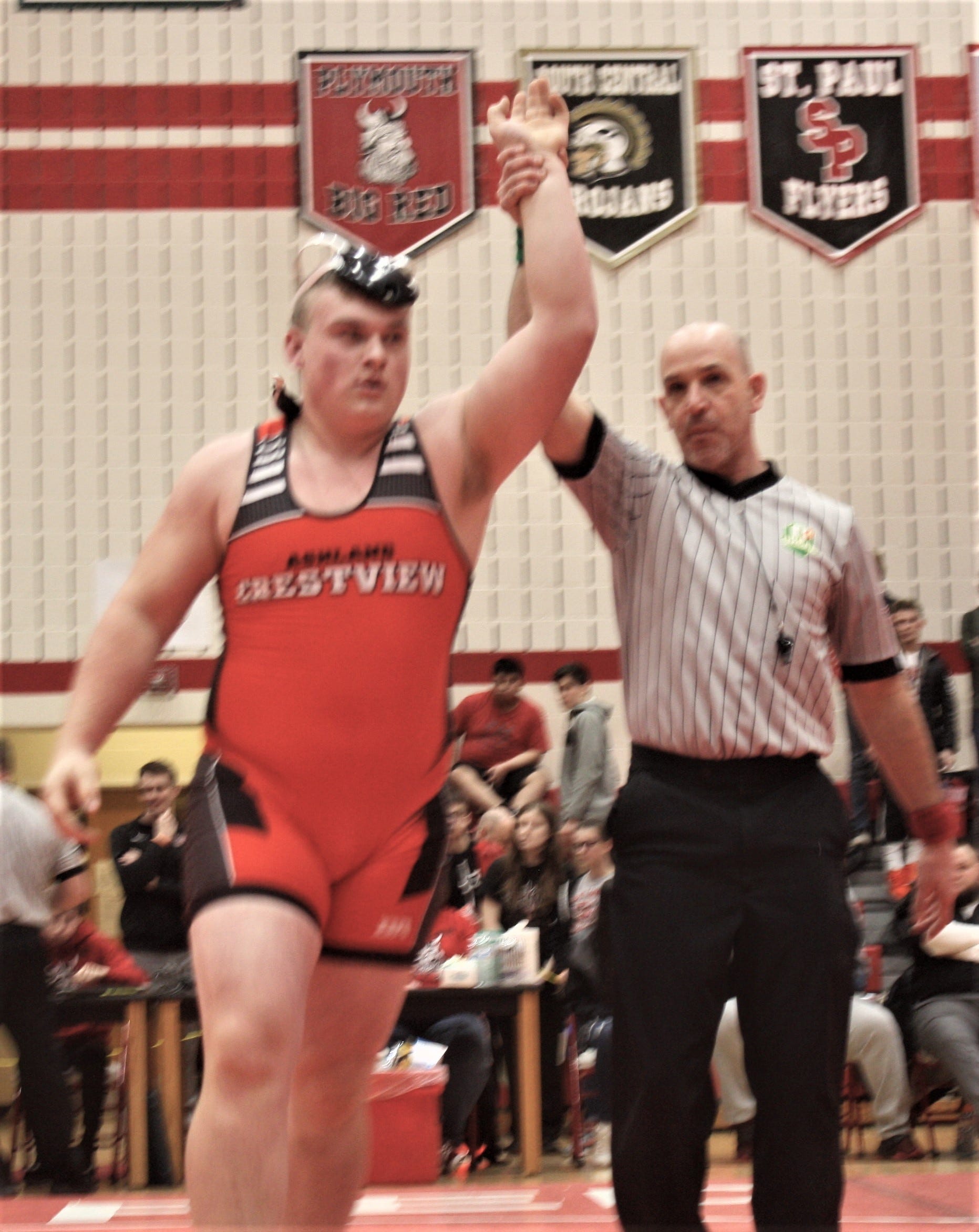 Wrestling: Crestview's Hill climbed to top of mountain