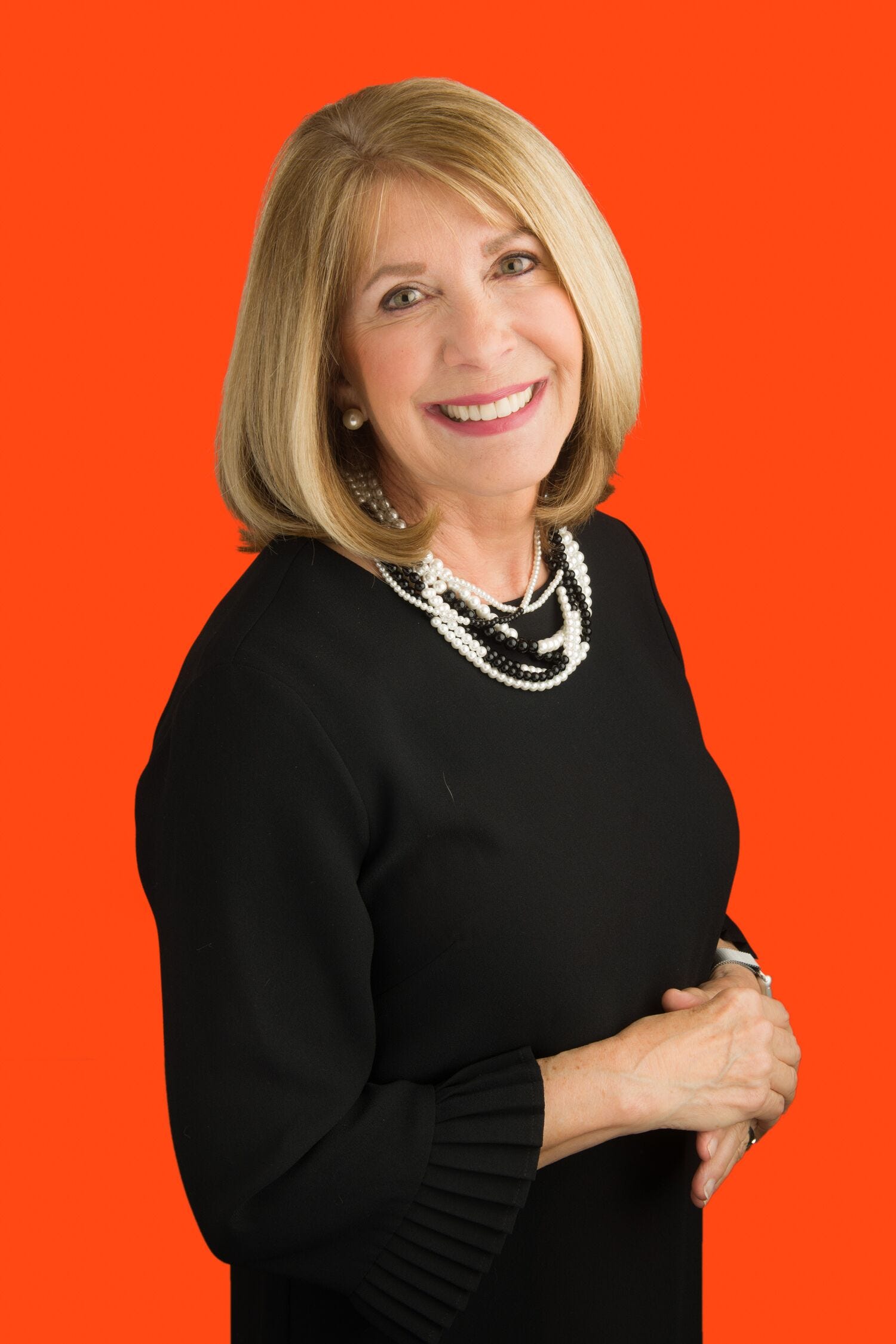 Iris Simpson's Instagram, Twitter & Facebook on IDCrawl