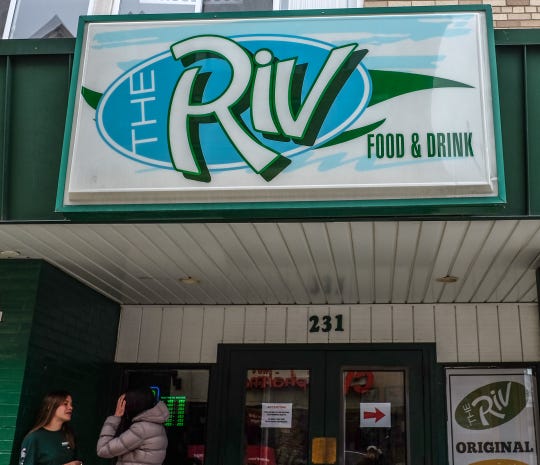Coronavirus: East Lansing wants fewer MSU students crowded in bars