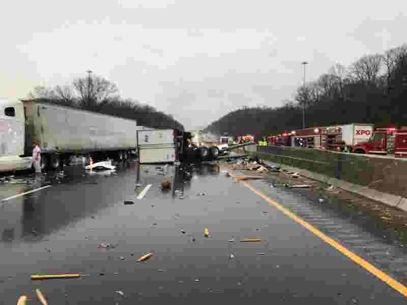 RAW VIDEO: TDOT removes downed overhead sign structure in I-40 W crash
