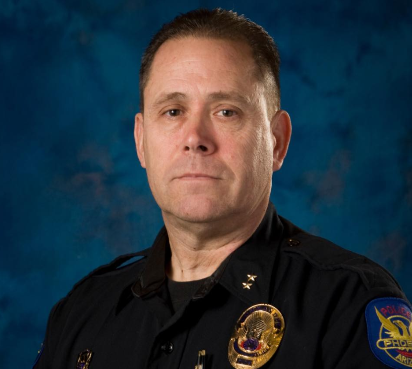 Phoenix shooting leaves police commander dead, 2 officers injured