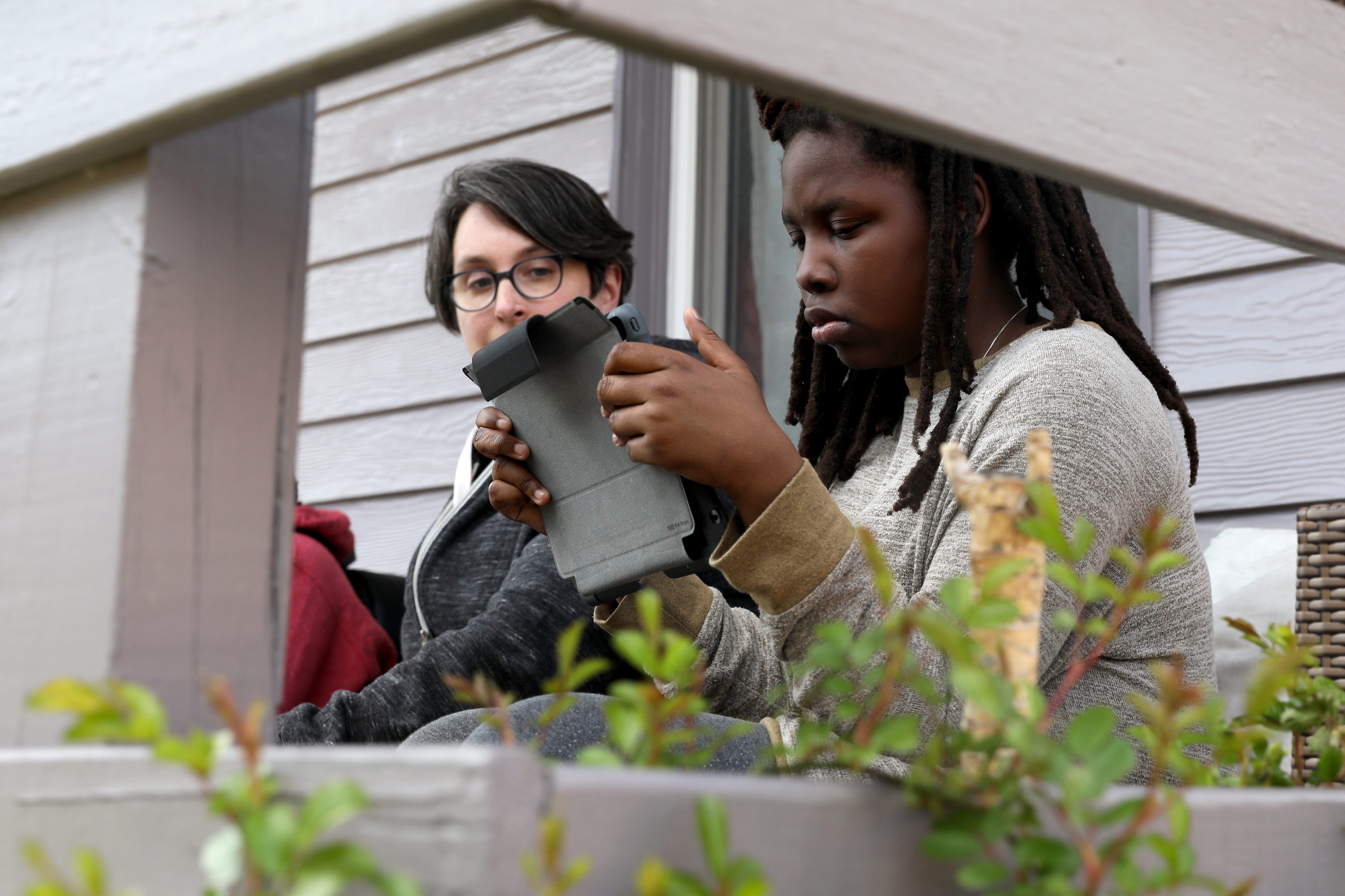 Coronavirus online school: How families try to homeschool during COVID