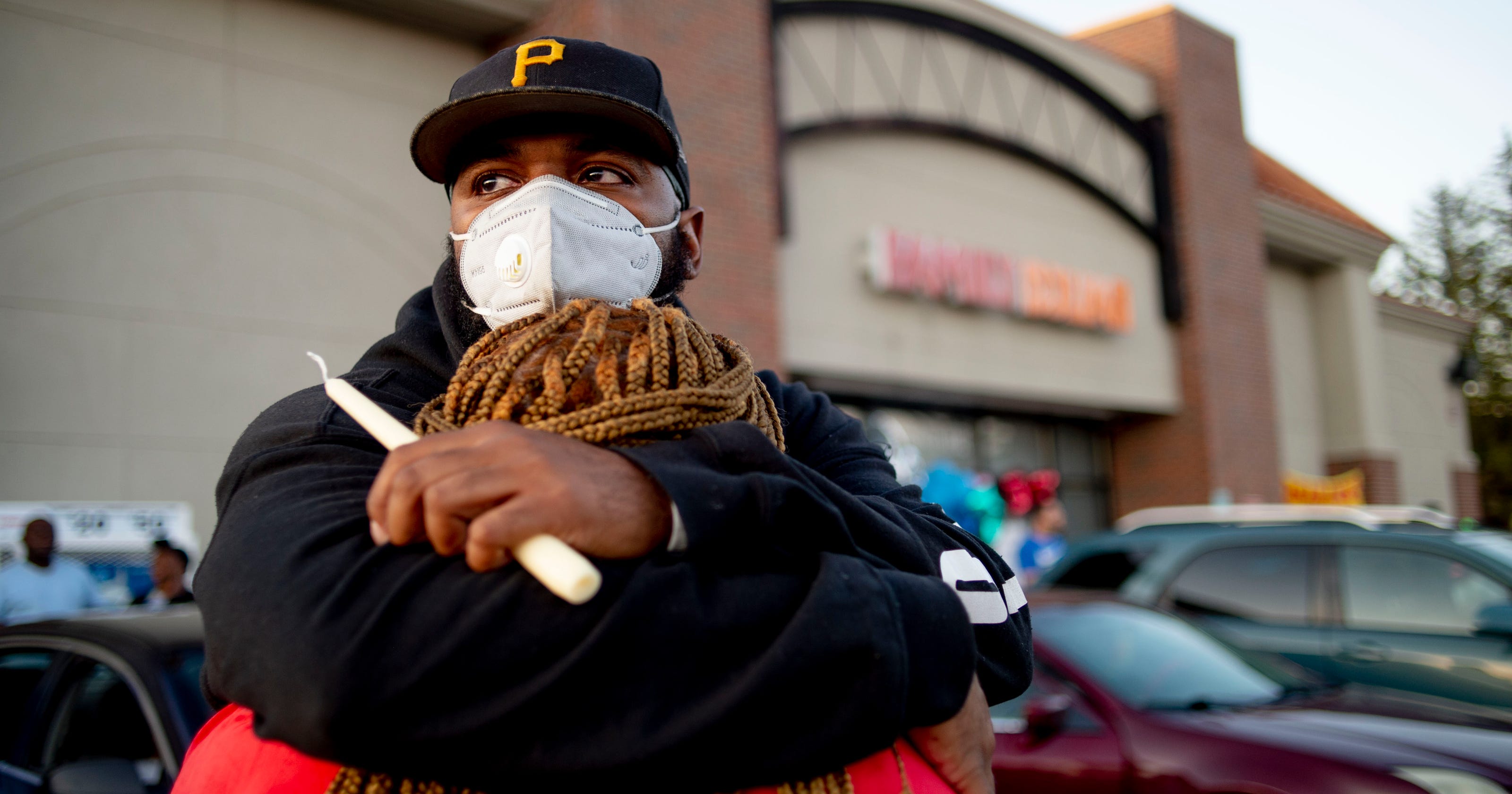 Family Dollar security guard killed; denied entry to woman without mask