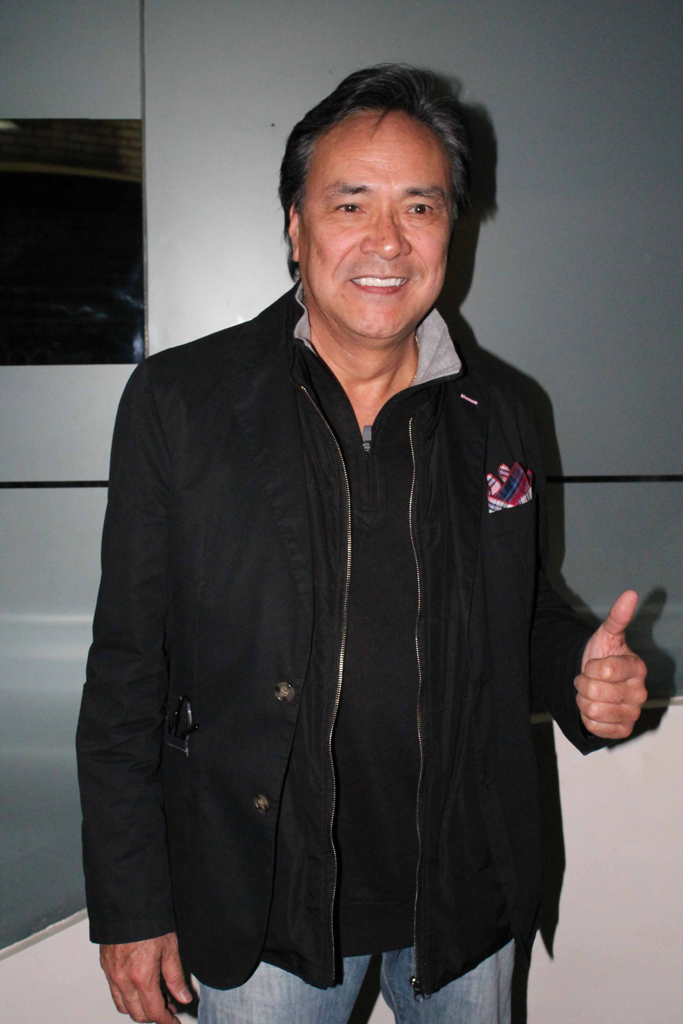 El cantante Yoshio se encuentra en estado critico por coronavirus