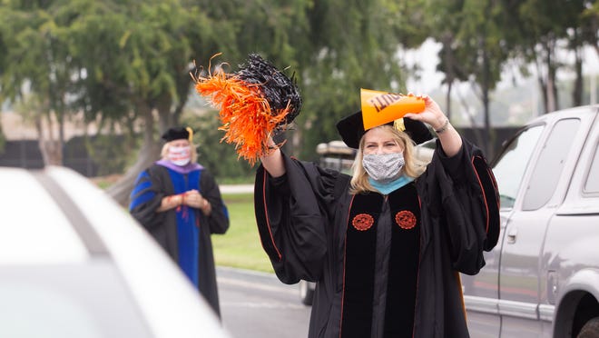 Community colleges fete class of 2020 with drive-thru celebrations Community colleges fete class of 2020 with drive-thru celebrations