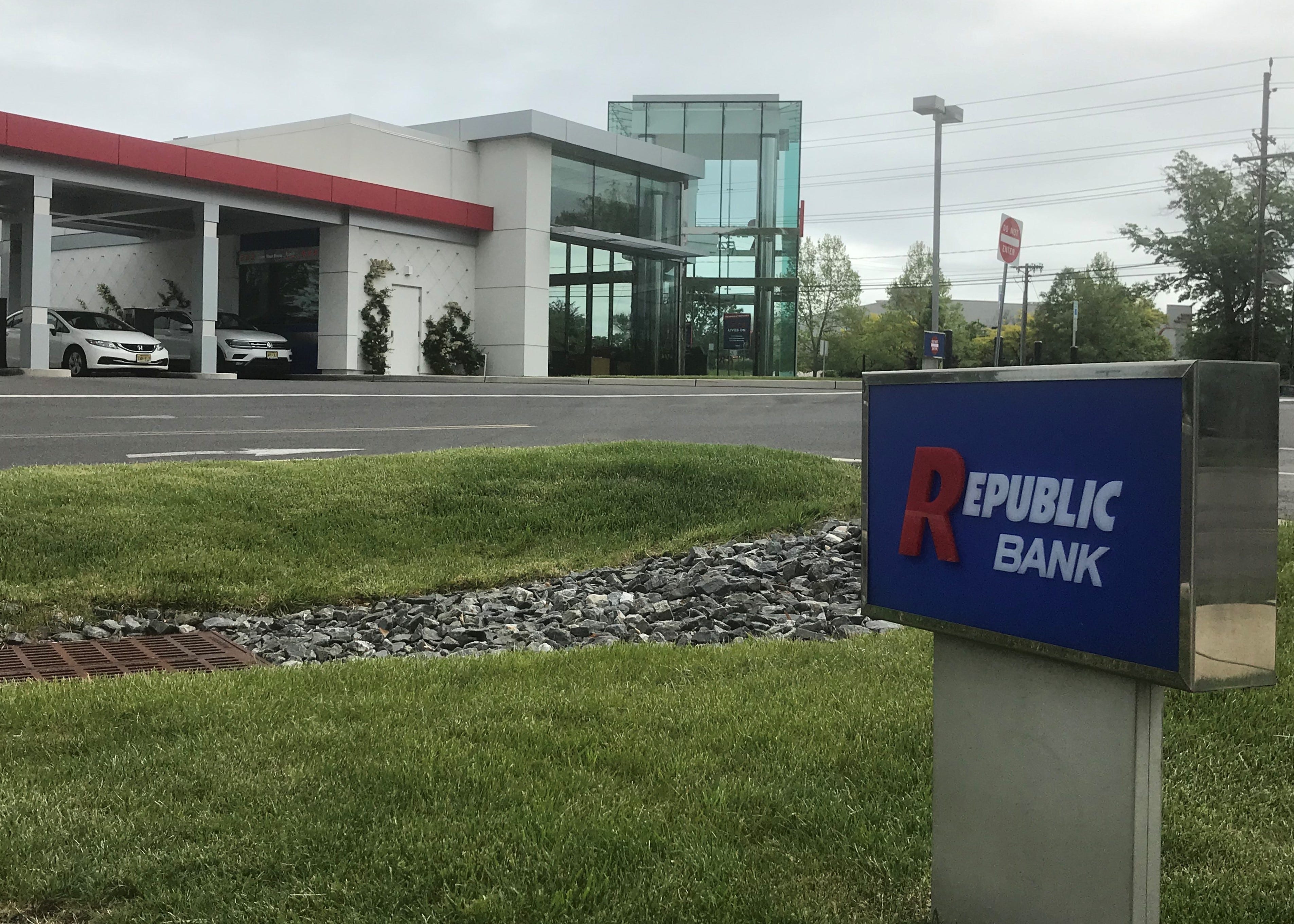 Republic Bank: Norcross group suggests new CEO to replace Vernon Hill II