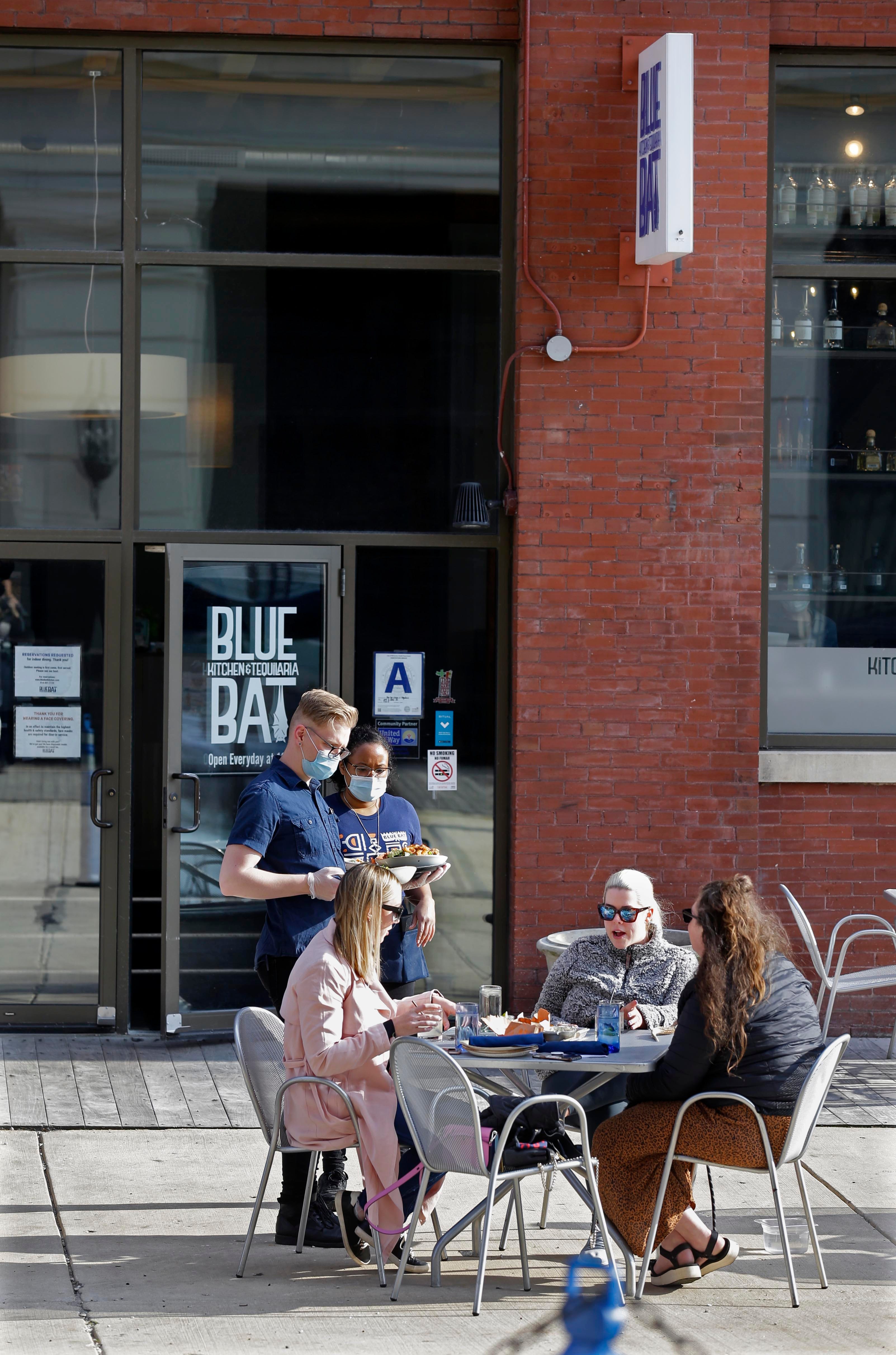 Wisconsin restaurants open; how to dine more safely during coronavirus