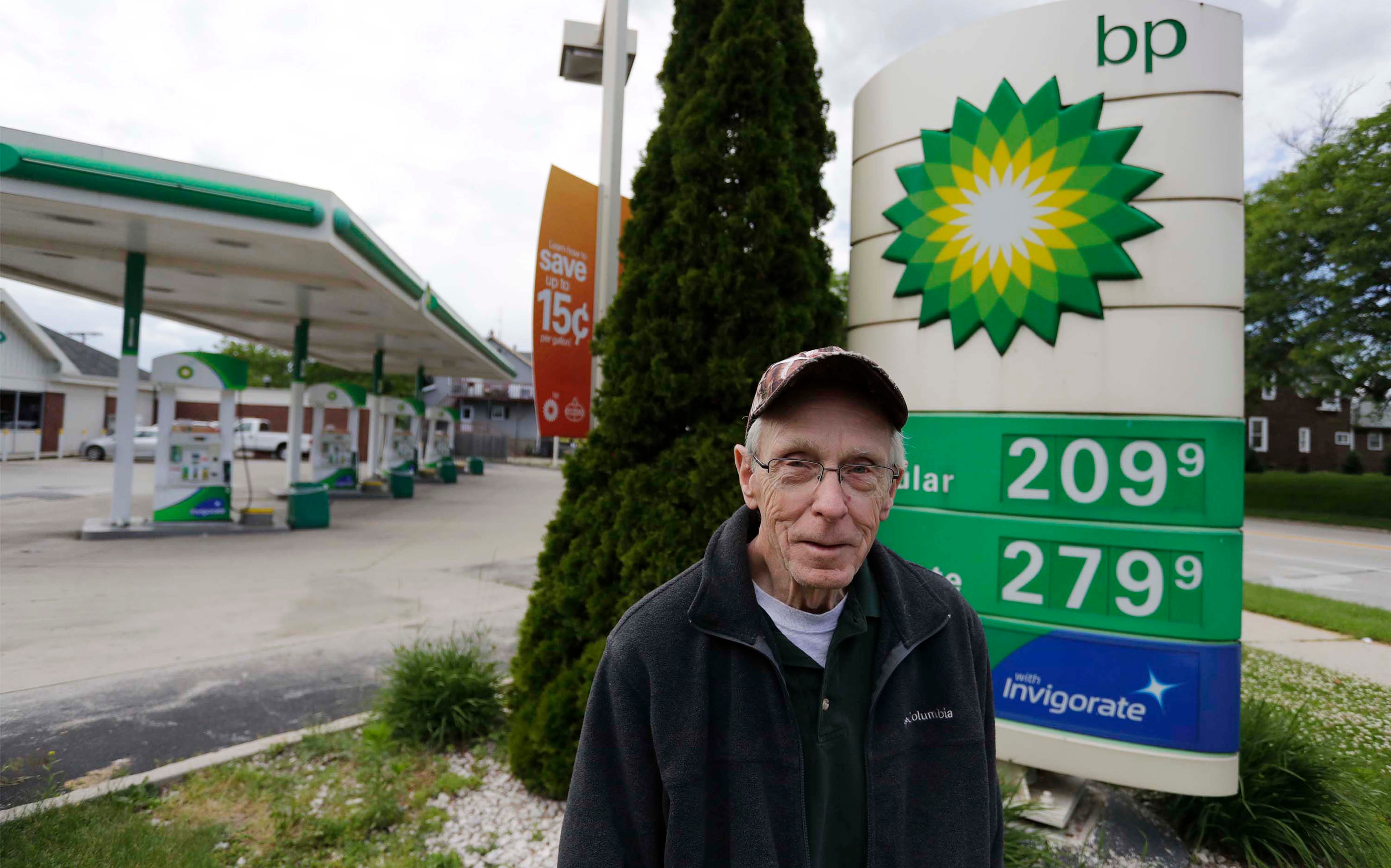 Downtown Sheboygan gas station owner Richard Hiers plans retirement ...