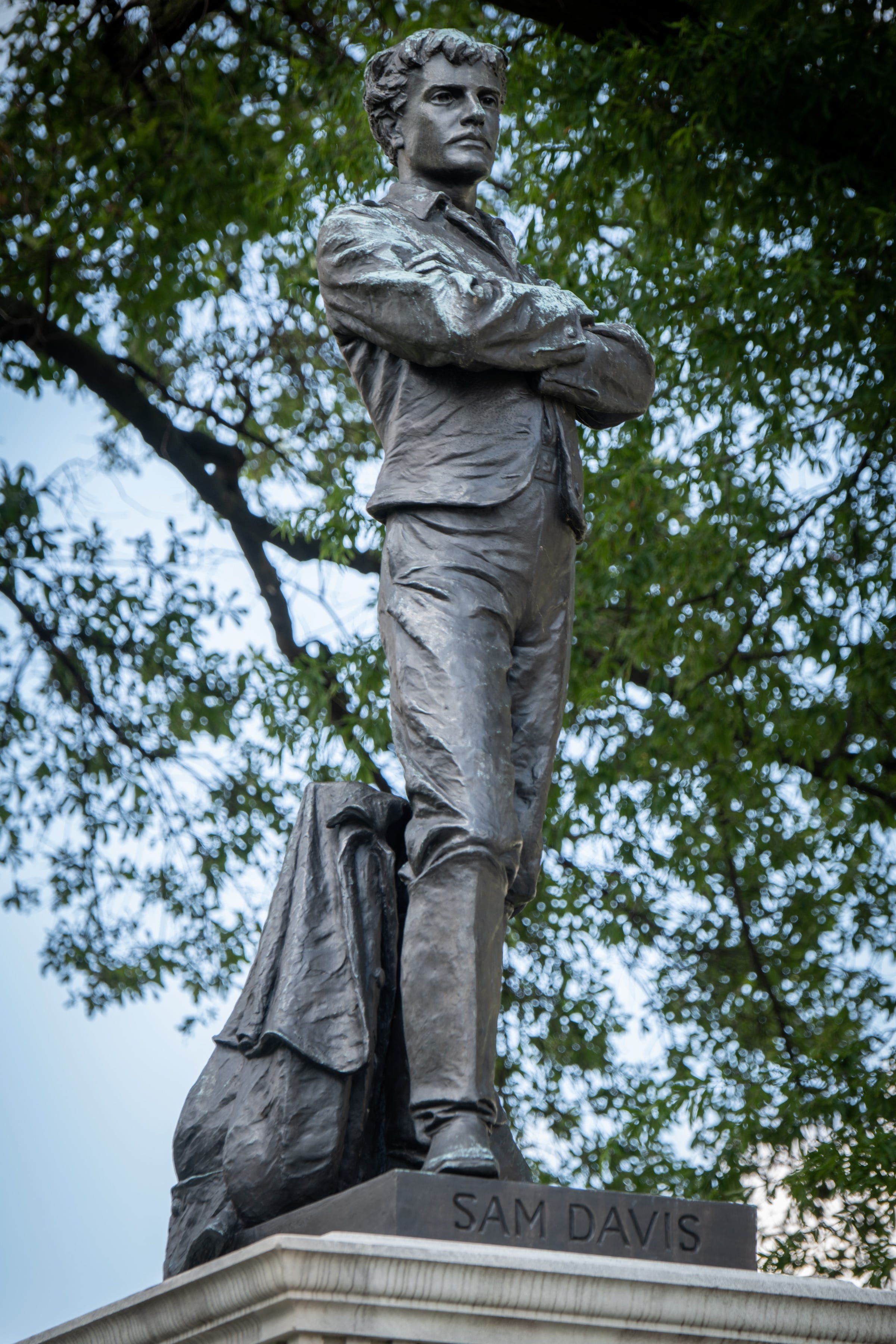 Why Sam Davis is know as 'Boy Hero of the Confederacy'