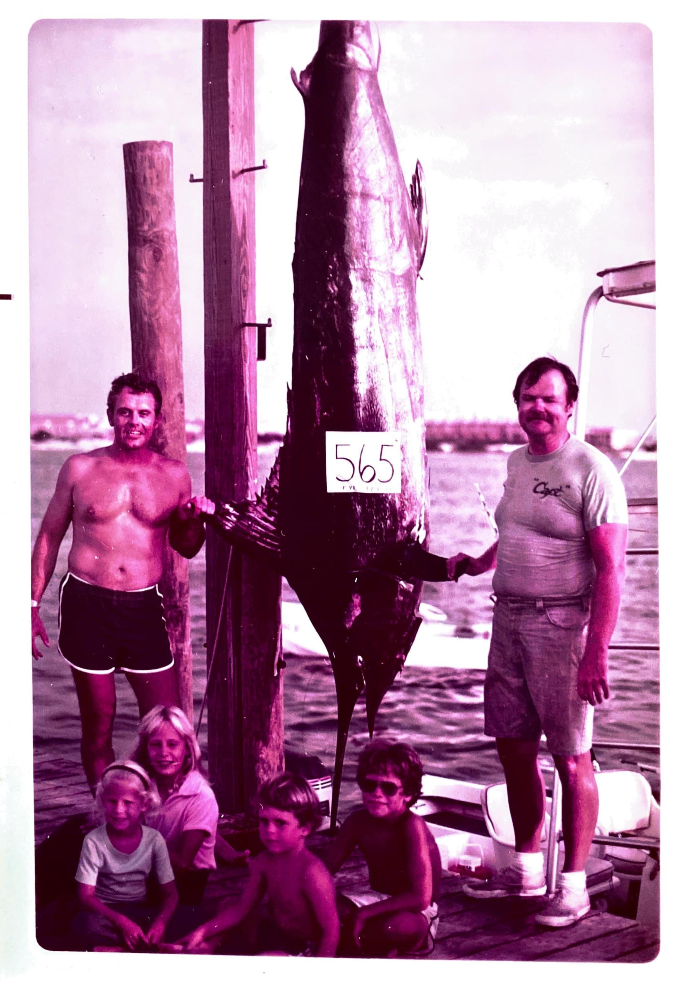 Massive blue marlin caught on 23-foot Mako boat in Destin in 1980