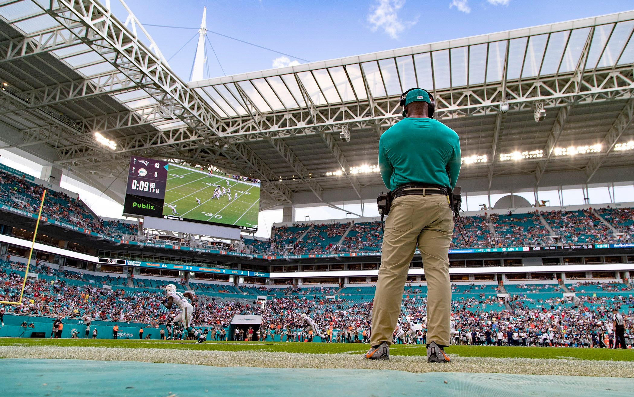 Mike McDaniel: Miami Dolphins head coach candidate, 5 things to know